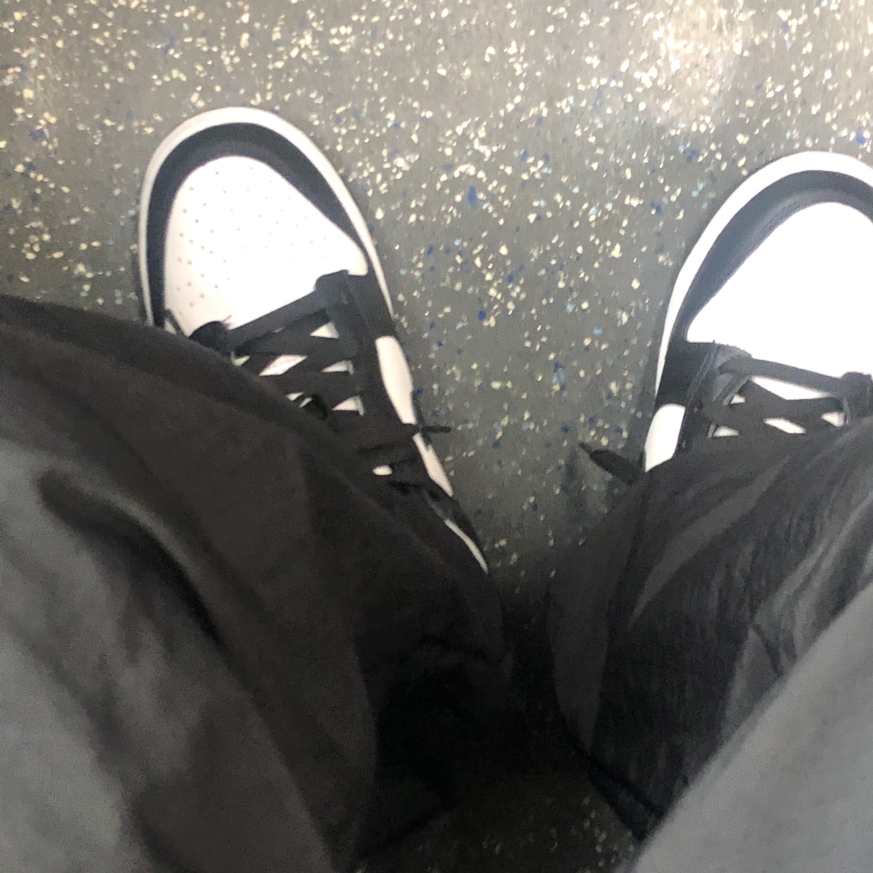 (@jxx._.h0) 님의 게시물 | KREAM