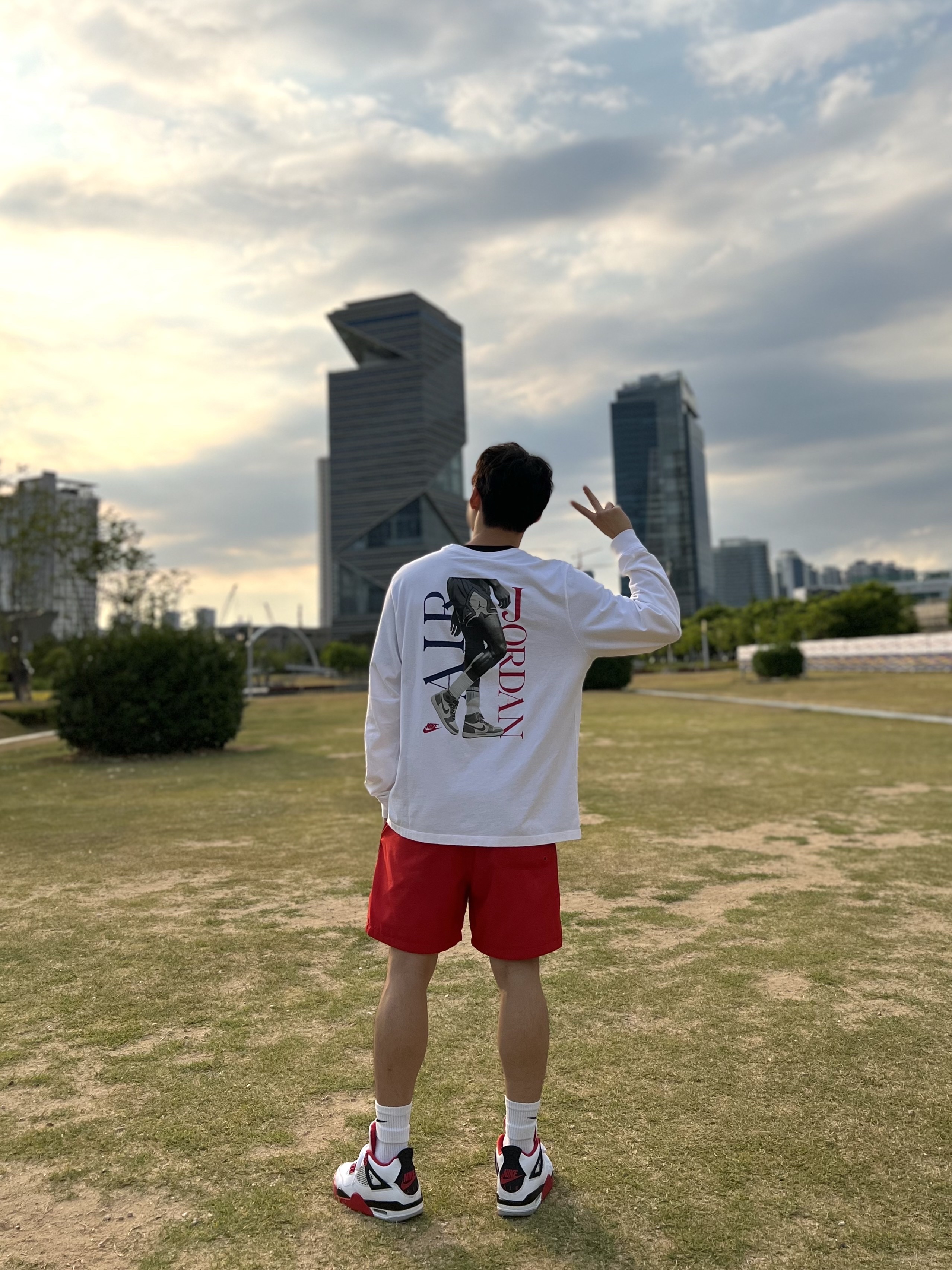 (@tech_s2) 님의 게시물 | KREAM