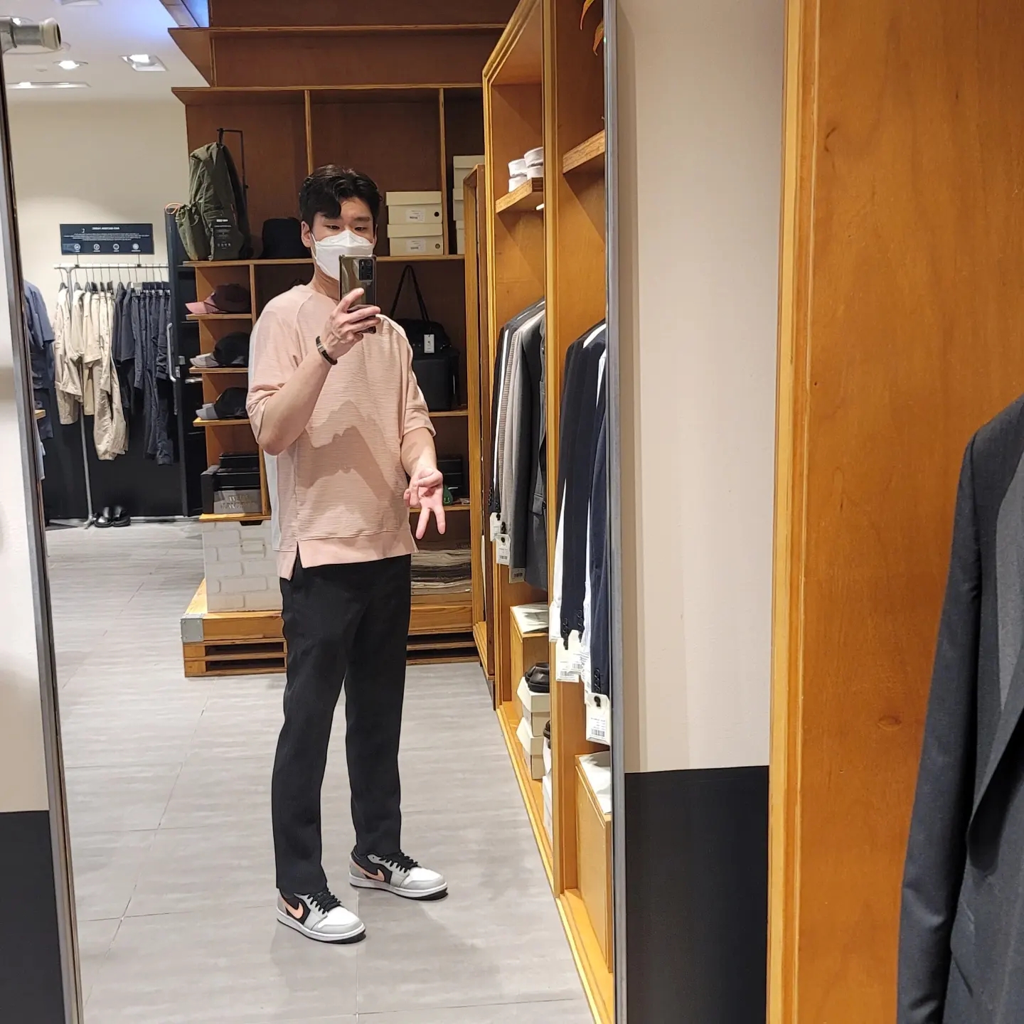 (@chk_s2) 님의 게시물 | KREAM