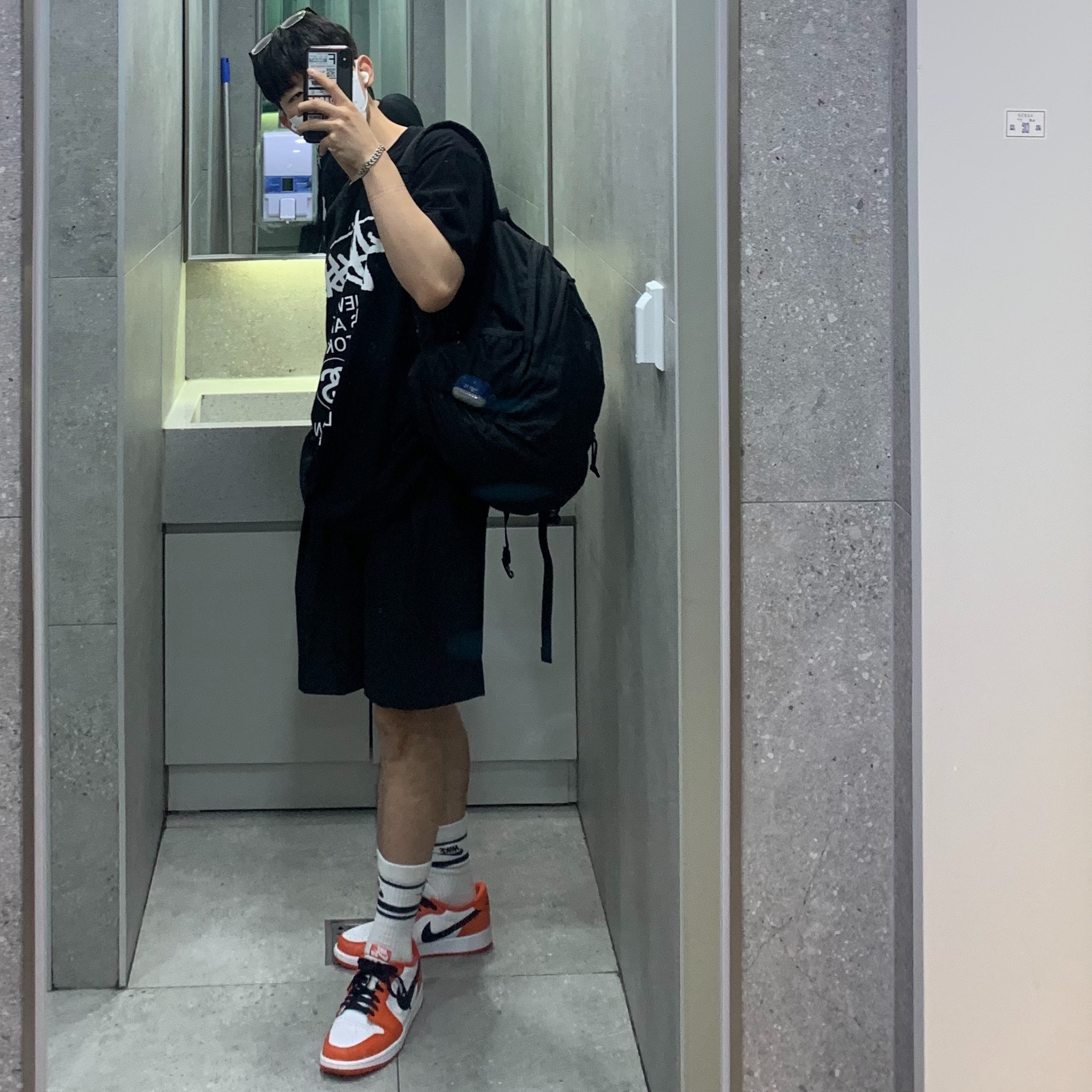 김지훈 (@jhunie_s) 님의 게시물 | KREAM