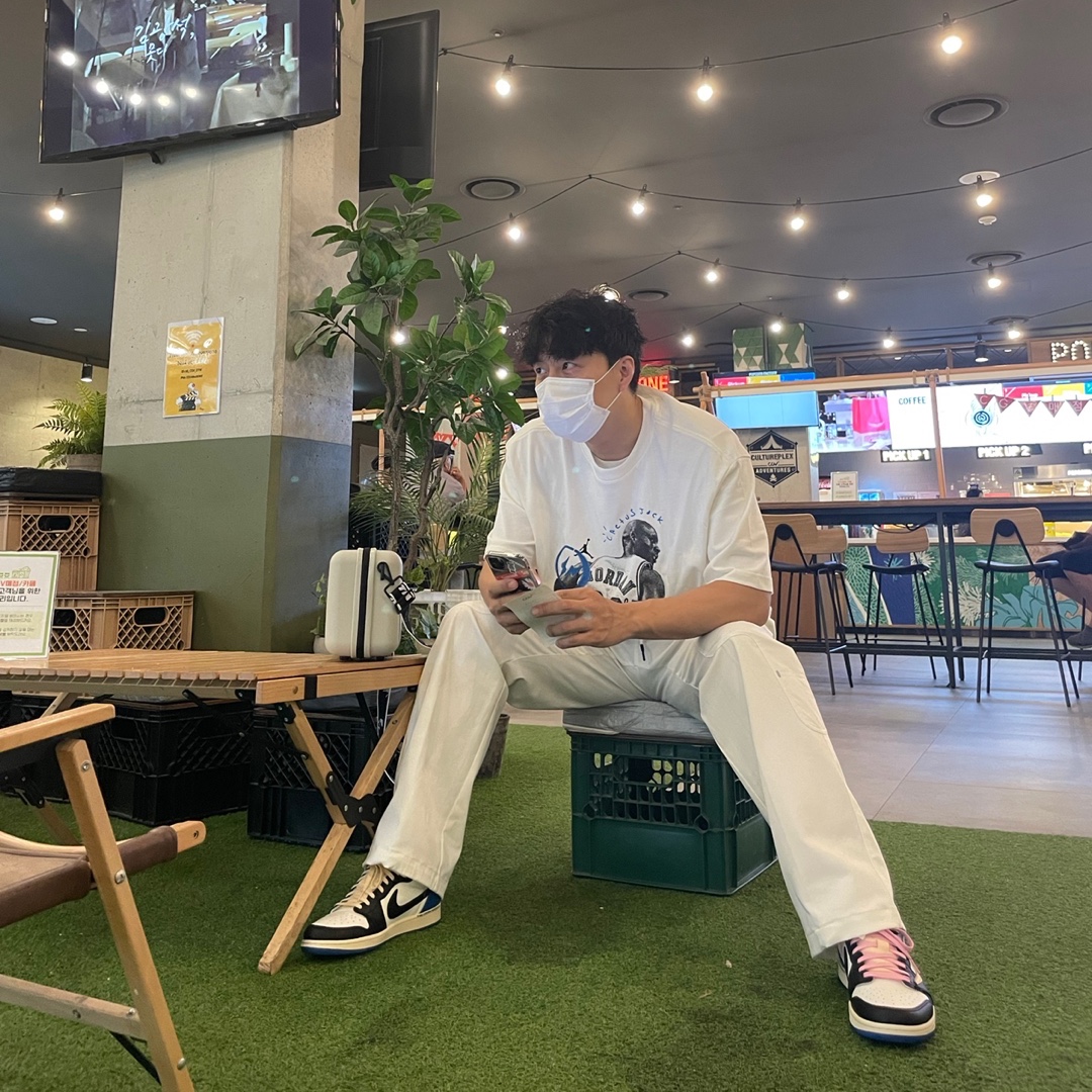 (@_jnkkk) 님의 게시물 | KREAM