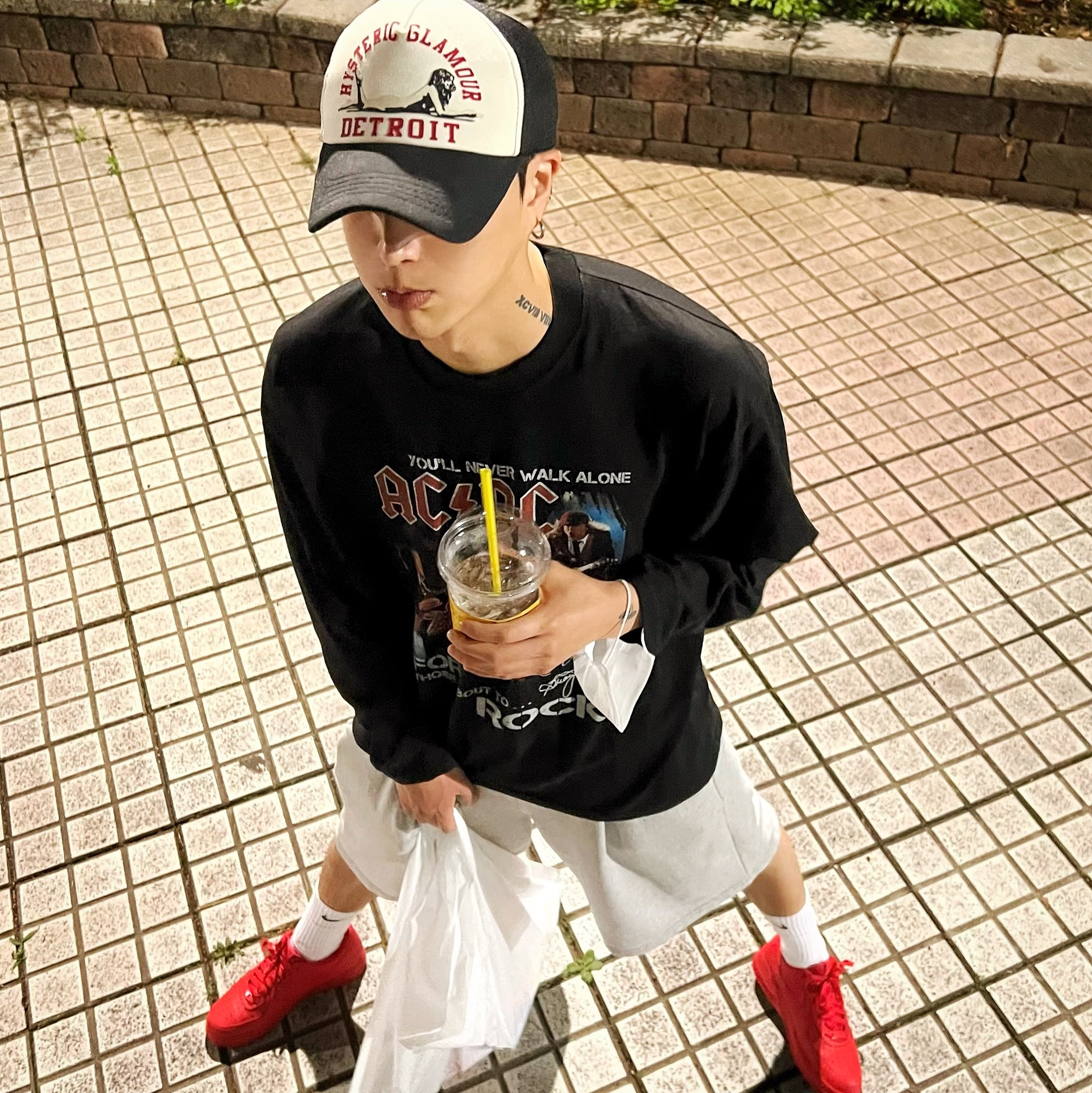 서지니에요 (@seozin_) 님의 게시물 | KREAM