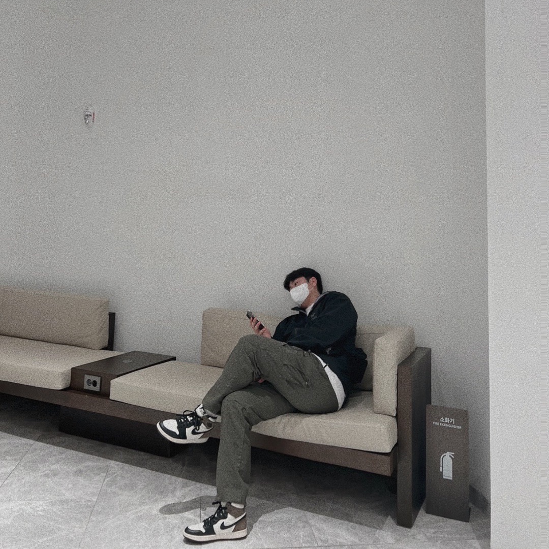 Instargram: ... (@s.__.hxx) 님의 게시물 | KREAM