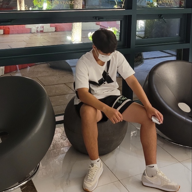 구민혁 (@min._.h) 님의 게시물 | KREAM