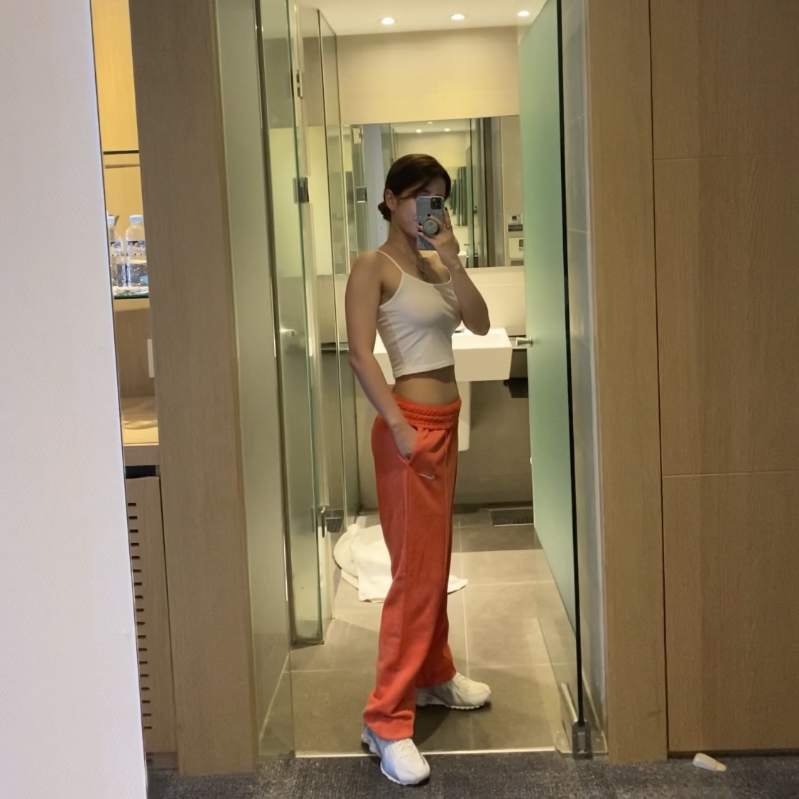 @jung.222 (@jung.222) 님의 게시물 | KREAM