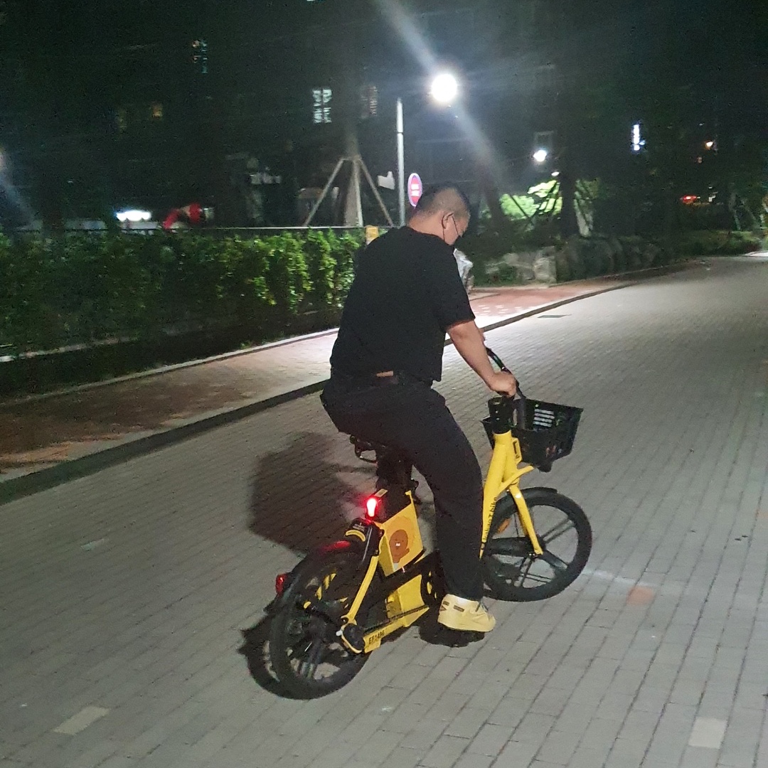 박조툰 (@jotoon) 님의 게시물 | KREAM