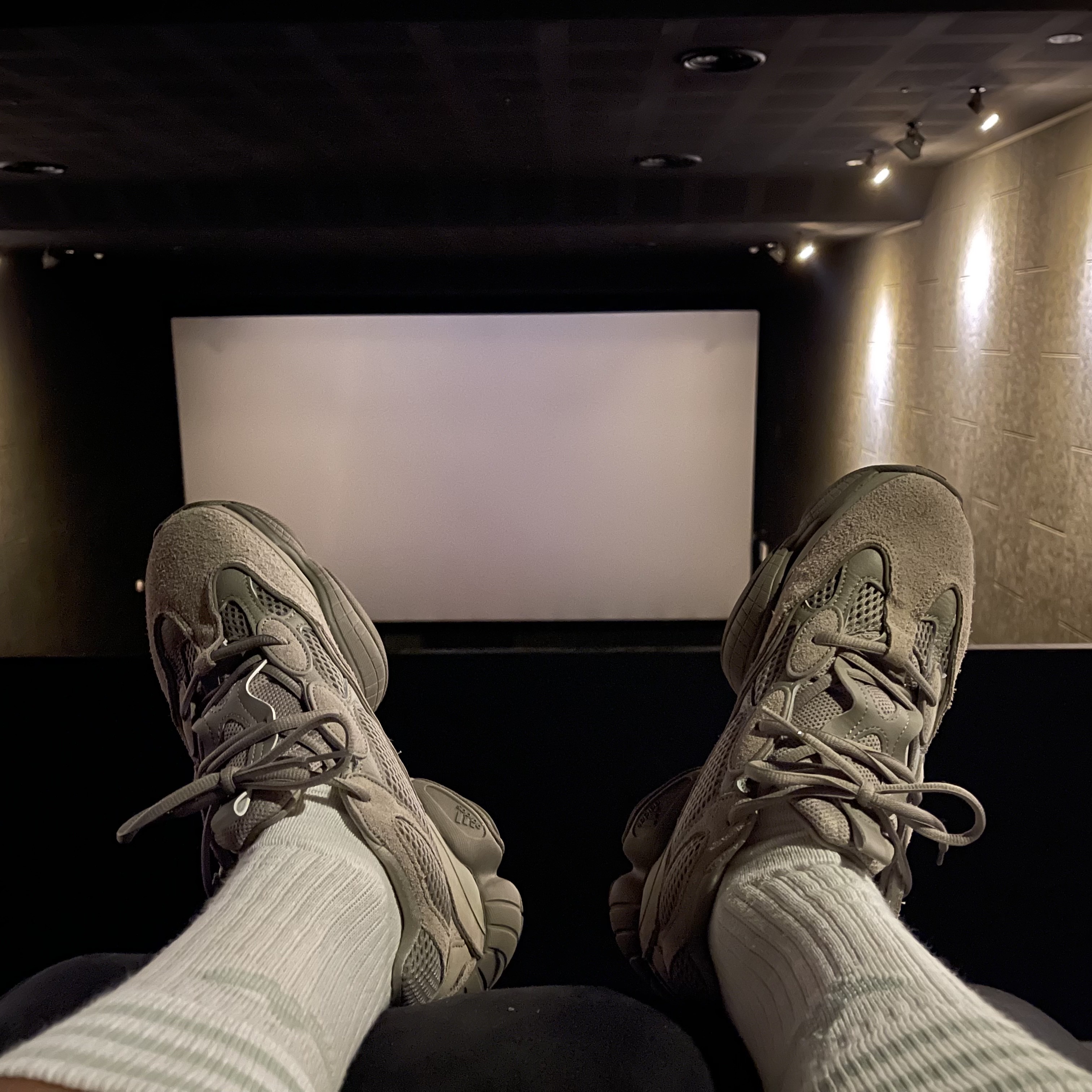 강지운 (@river_g_luck) 님의 게시물 | KREAM