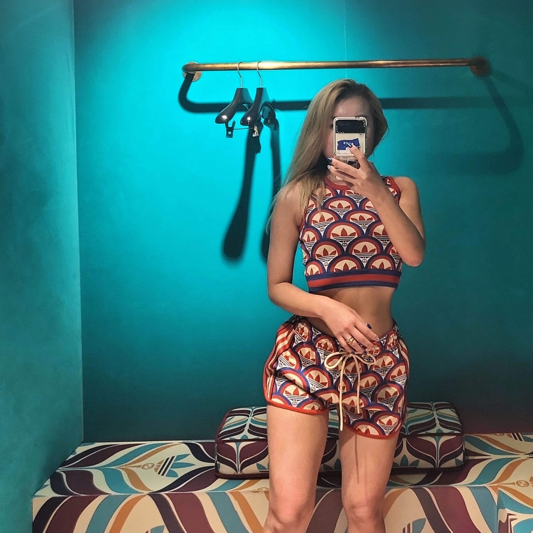 bin (@binnybinny) 님의 게시물 | KREAM