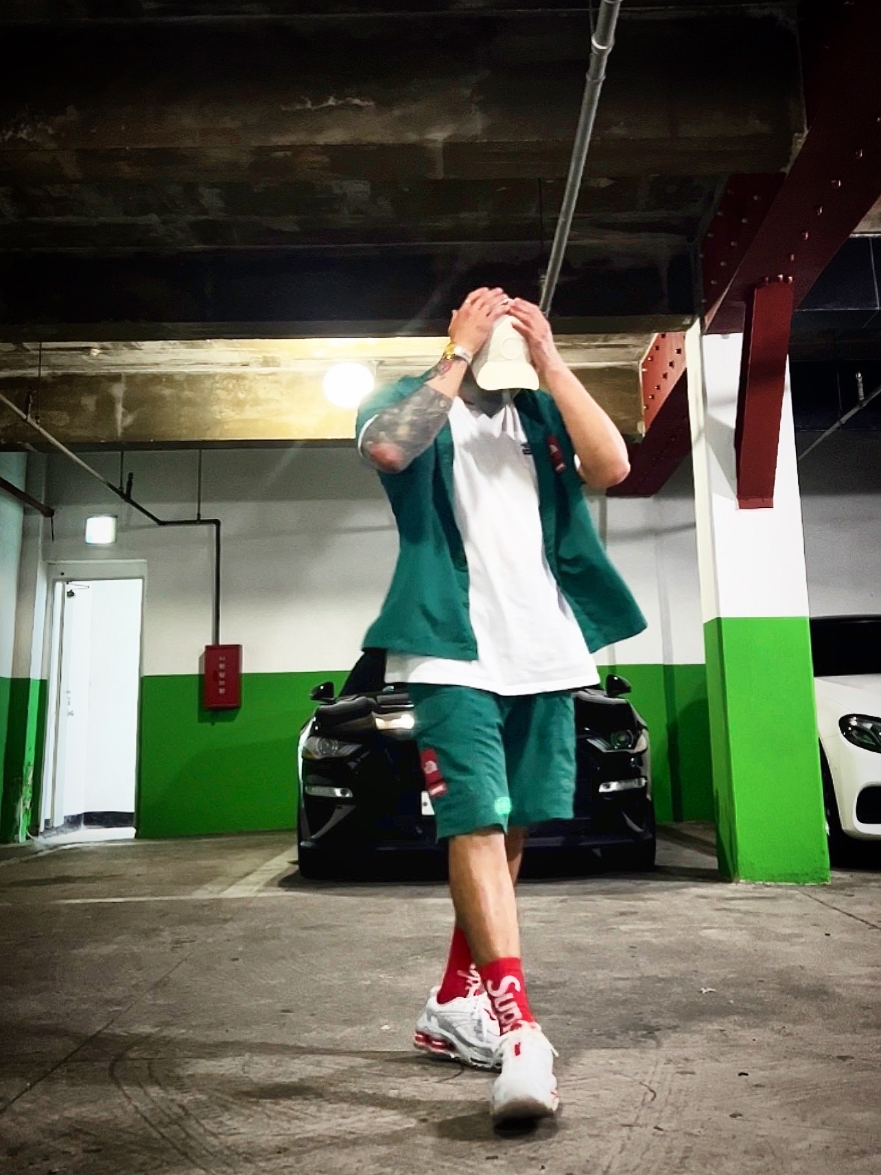 Instagram@hi... (@highbrow_fr...) 님의 게시물 | KREAM