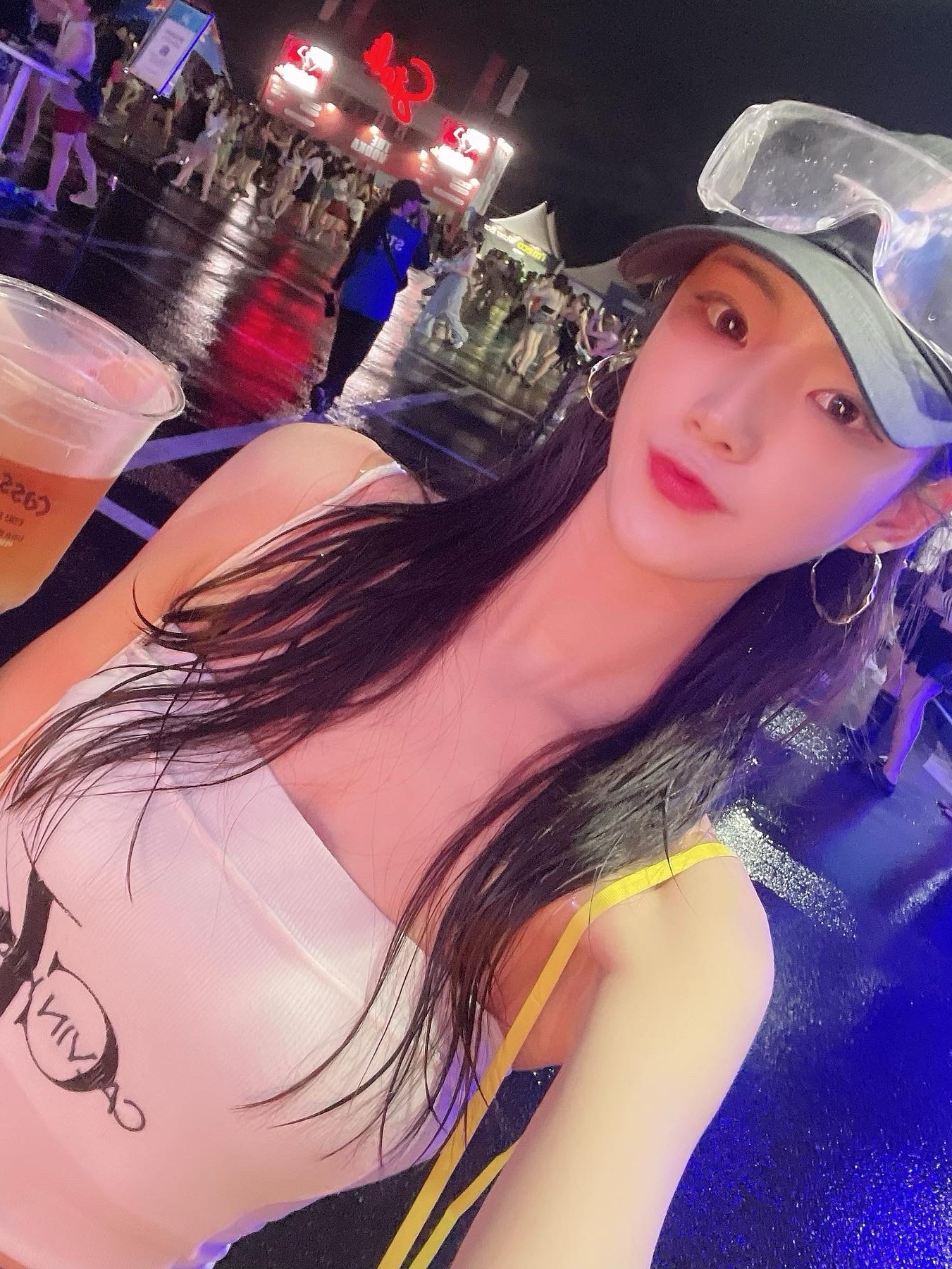 📍insta: @hai... (@hailey_.hk) 님의 게시물 | KREAM