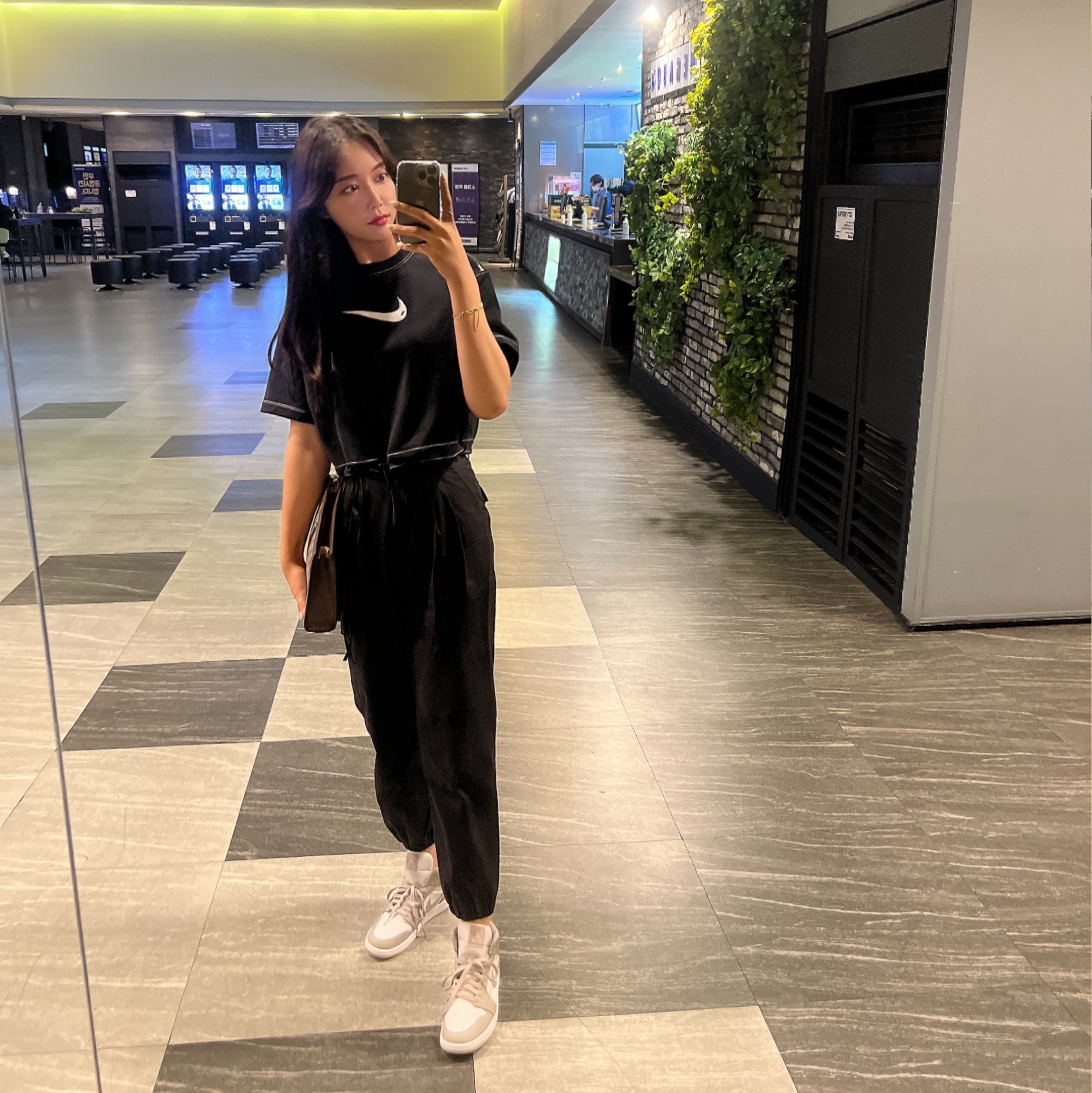 윤태은 (@taeee_eunnn) 님의 게시물 | KREAM