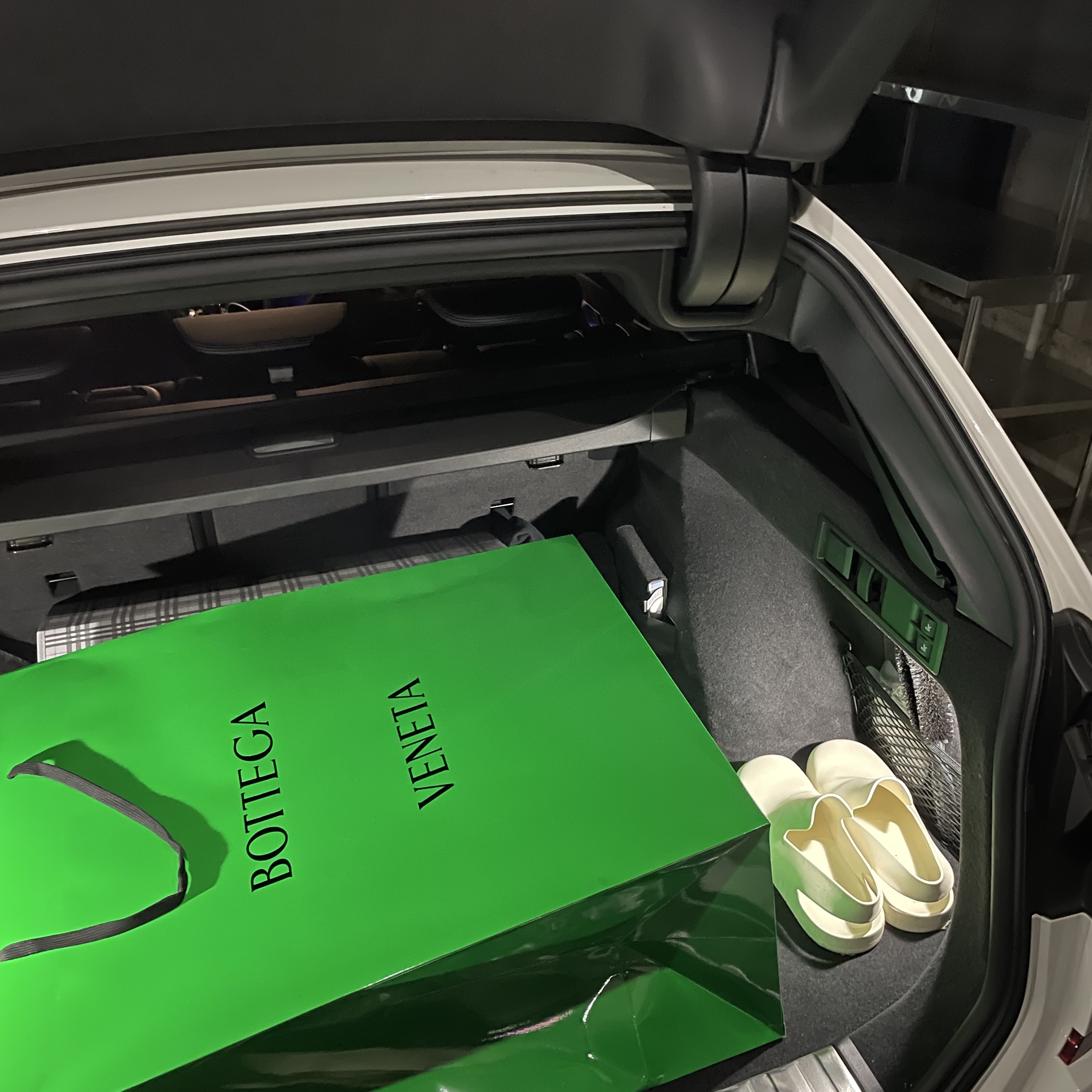 (@hakuu) 님의 게시물 | KREAM