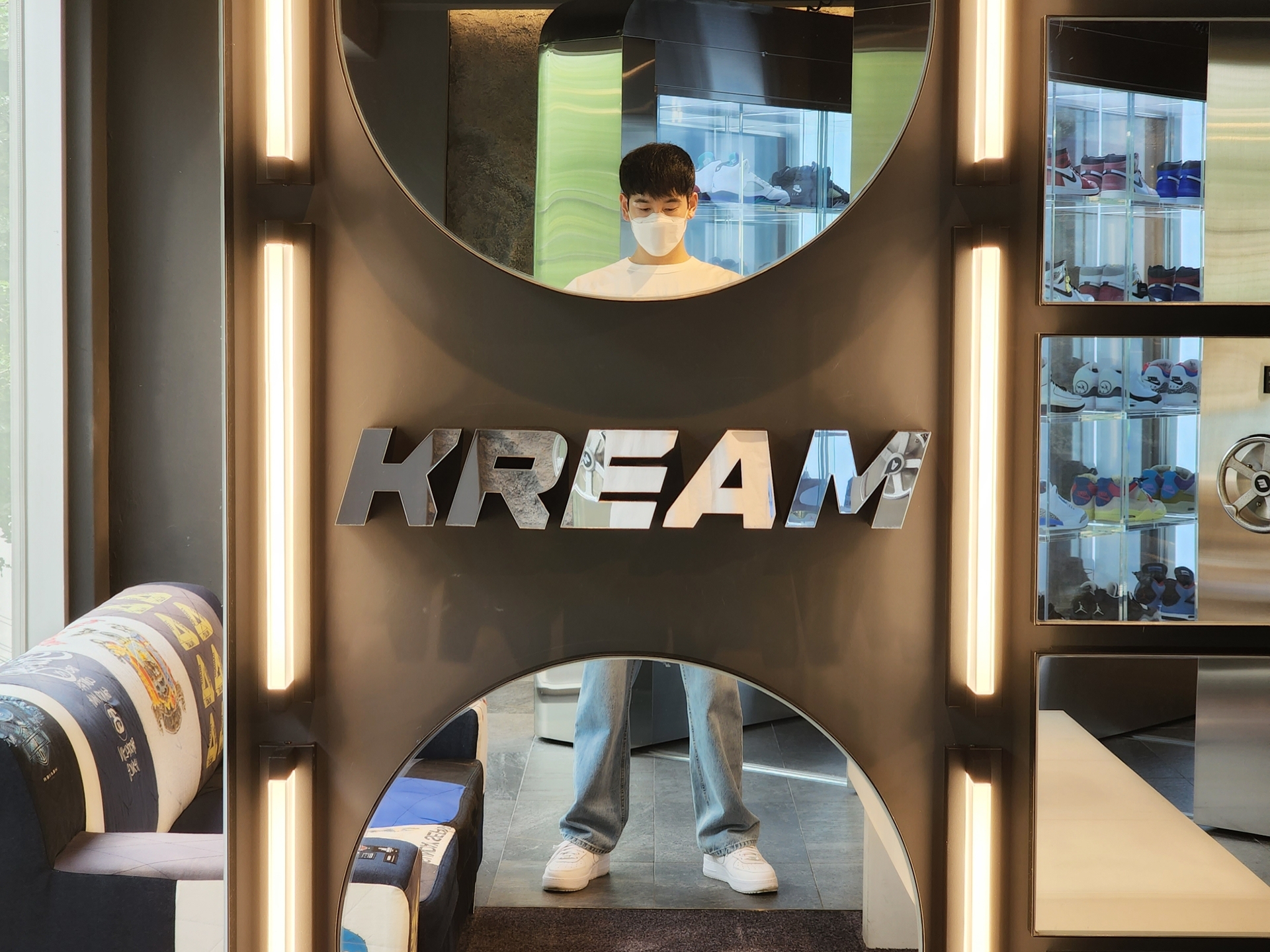 SHOE LOVER (@p.m.c) 님의 게시물 | KREAM