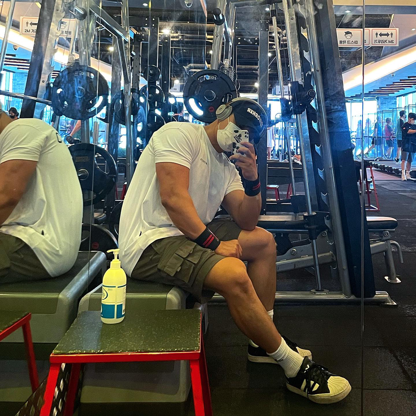 광어 (@kwange0) 님의 게시물 | KREAM