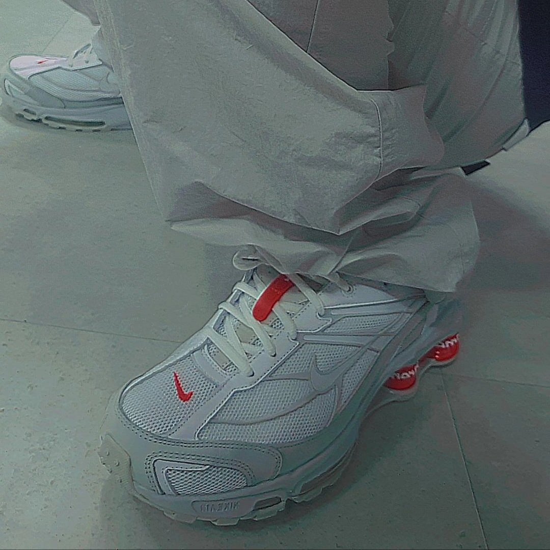 발렌좋아 사이즈 문의 ... (@ak._.pk_) 님의 게시물 | KREAM