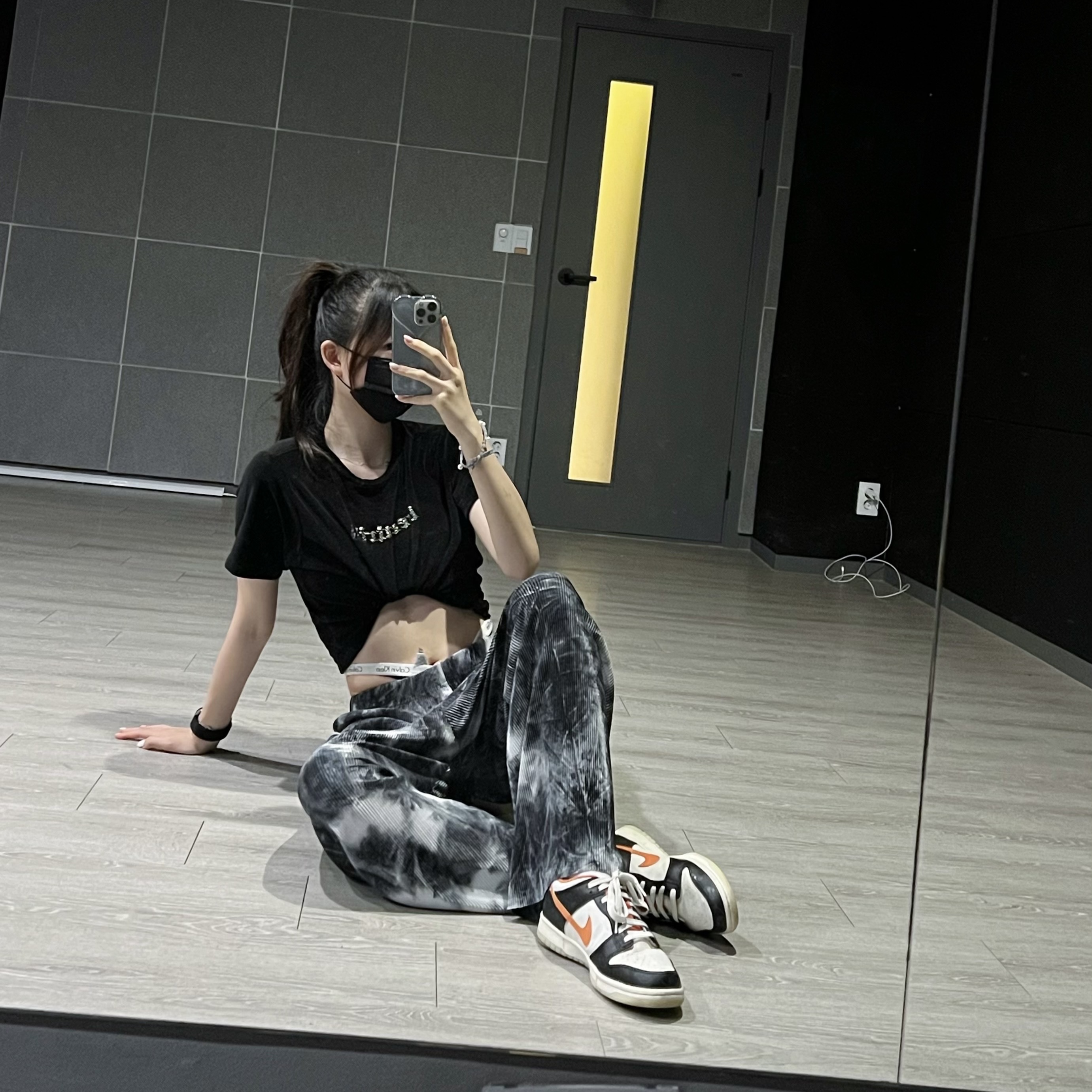 초댕 (@a.c_why) 님의 게시물 | KREAM