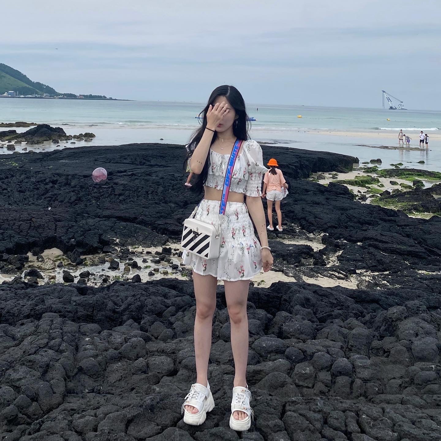 서녜 (@cseonye) 님의 게시물 | KREAM