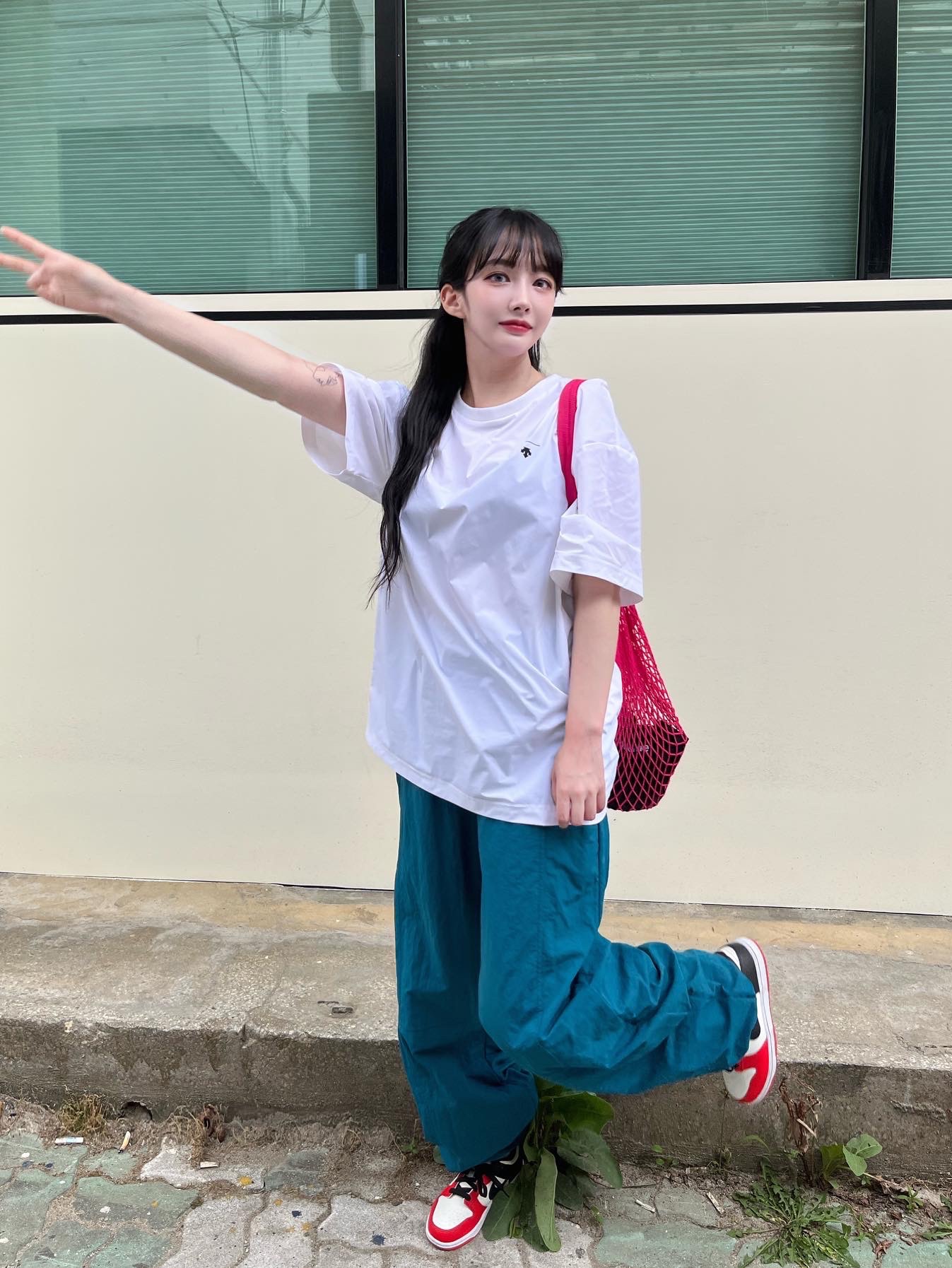 율희 (@niuuyh) 님의 게시물 | KREAM