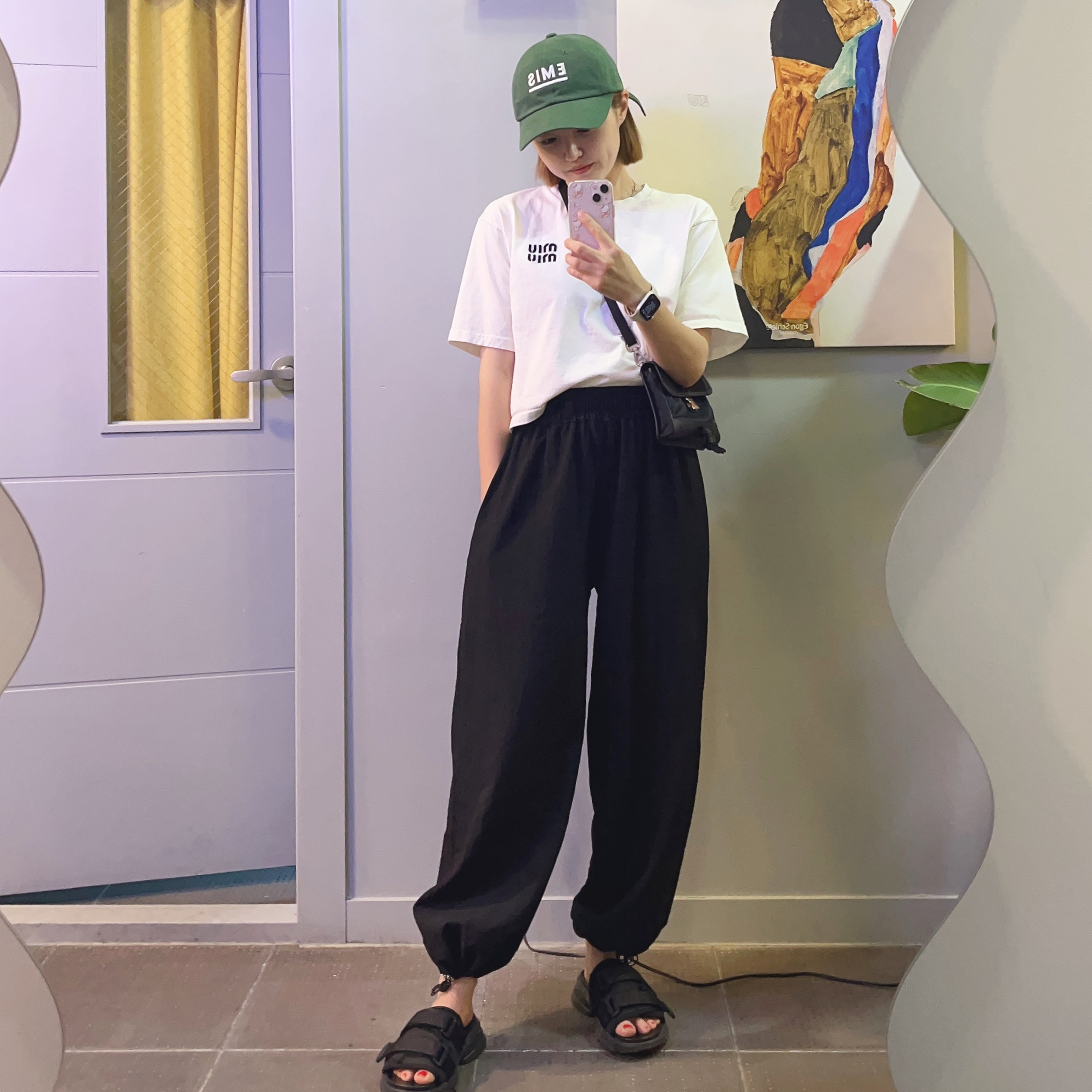 김민희 (@alslal_) 님의 게시물 | KREAM