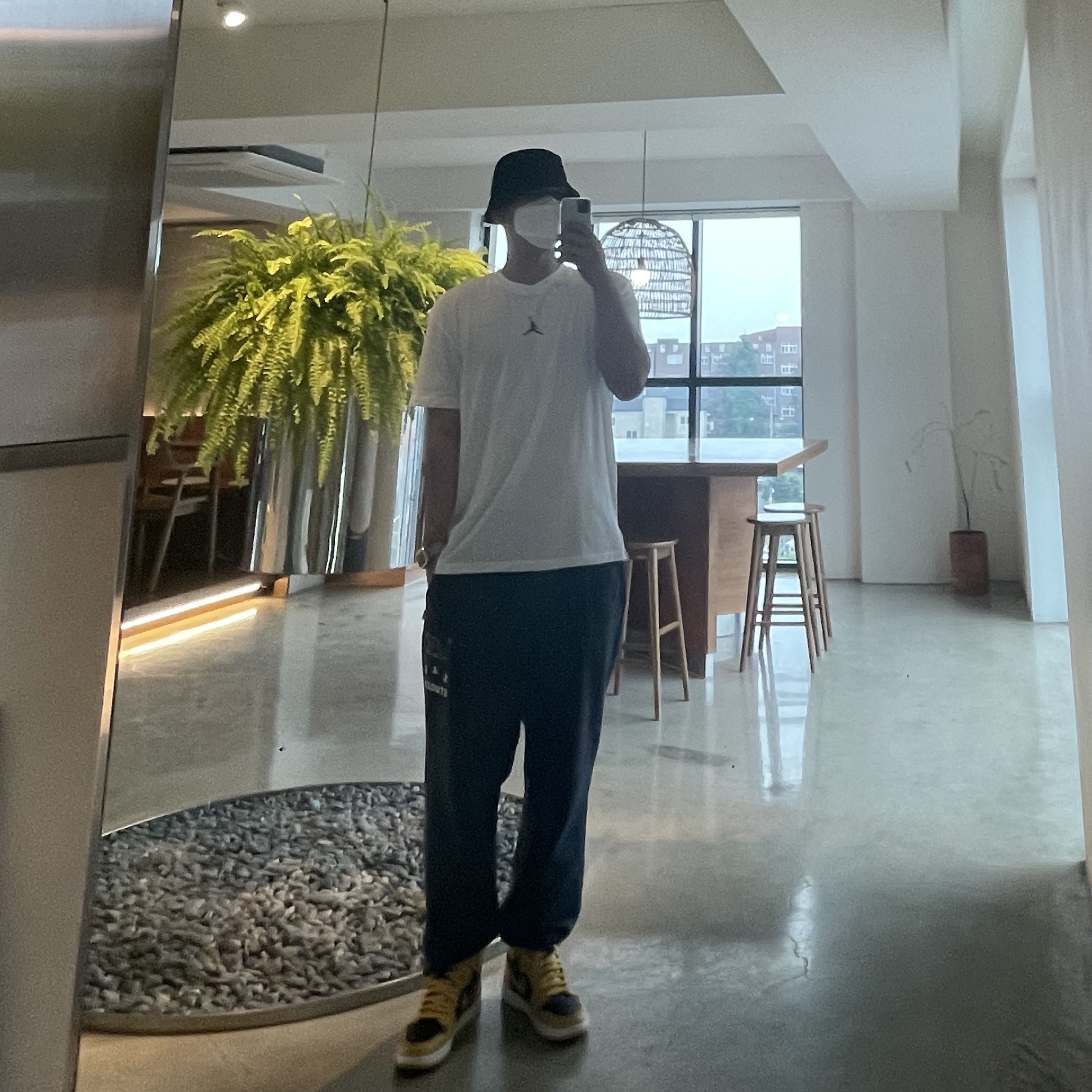 just do it! (@z_zzno) 님의 게시물 | KREAM