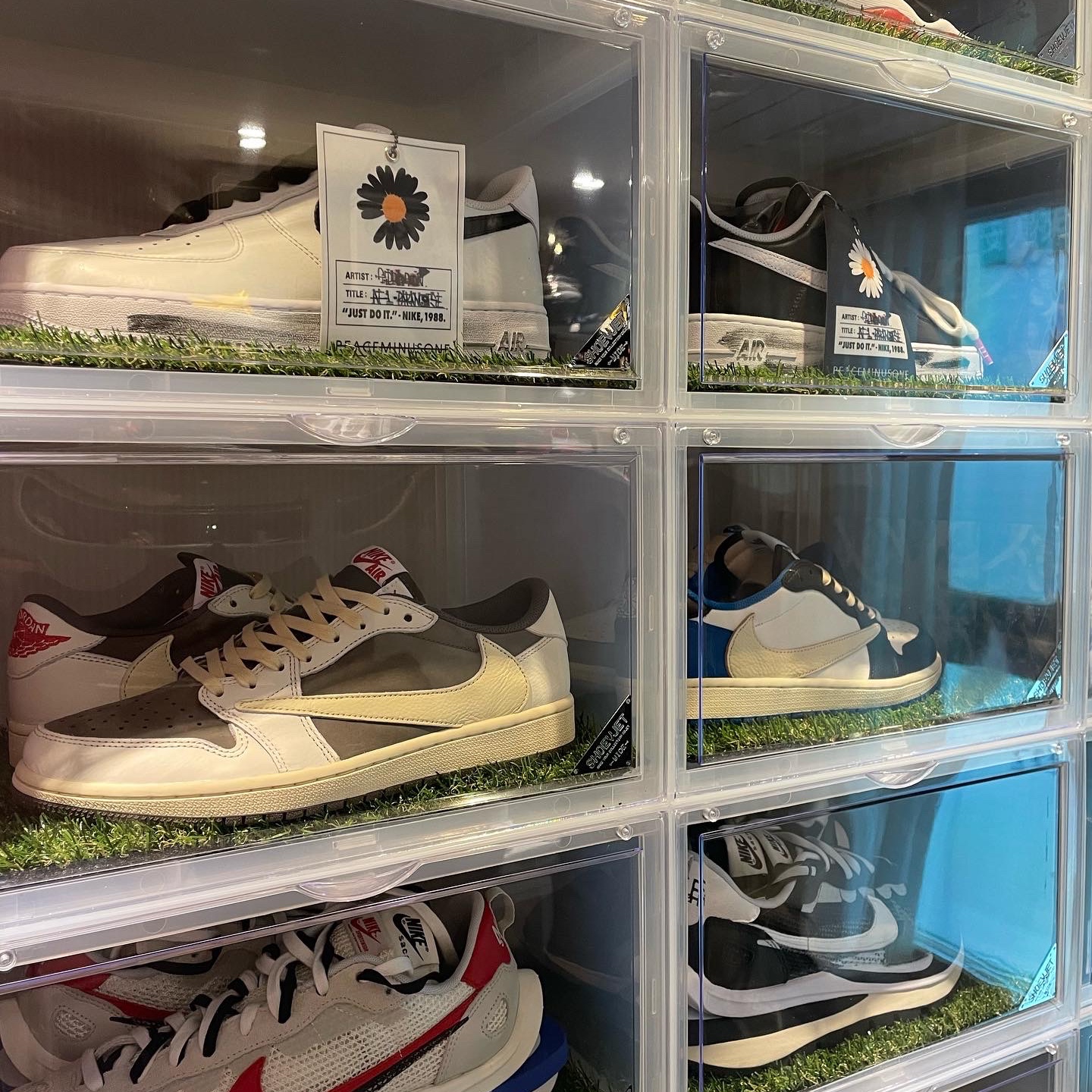 blood202 (@b_zero_d) 님의 게시물 | KREAM