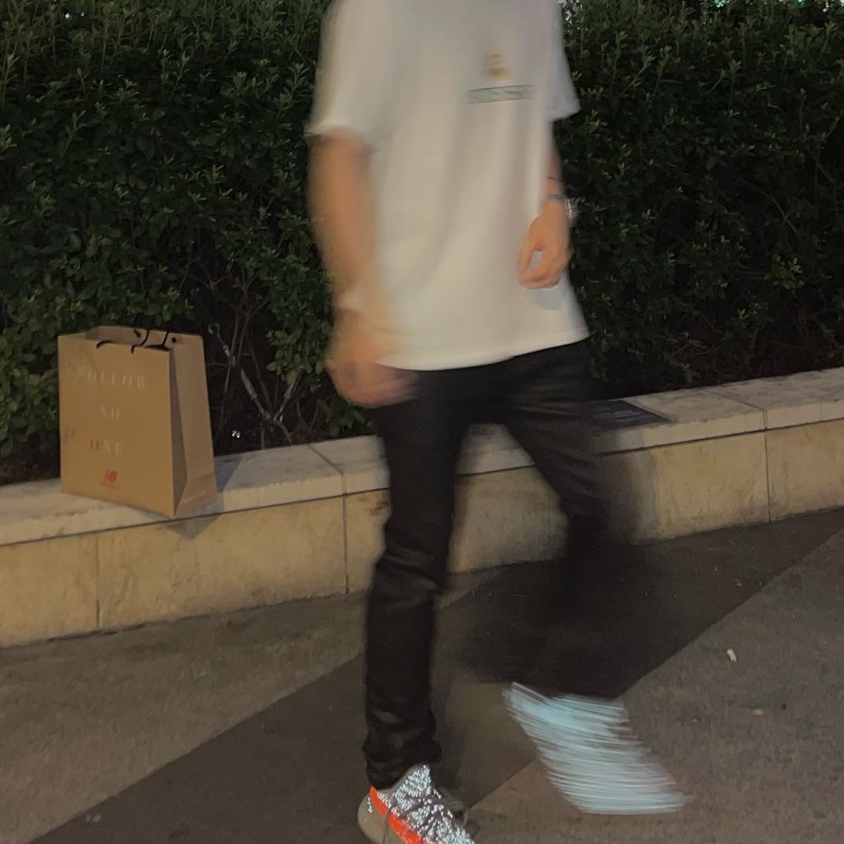 (@wavythewavy) 님의 게시물 | KREAM