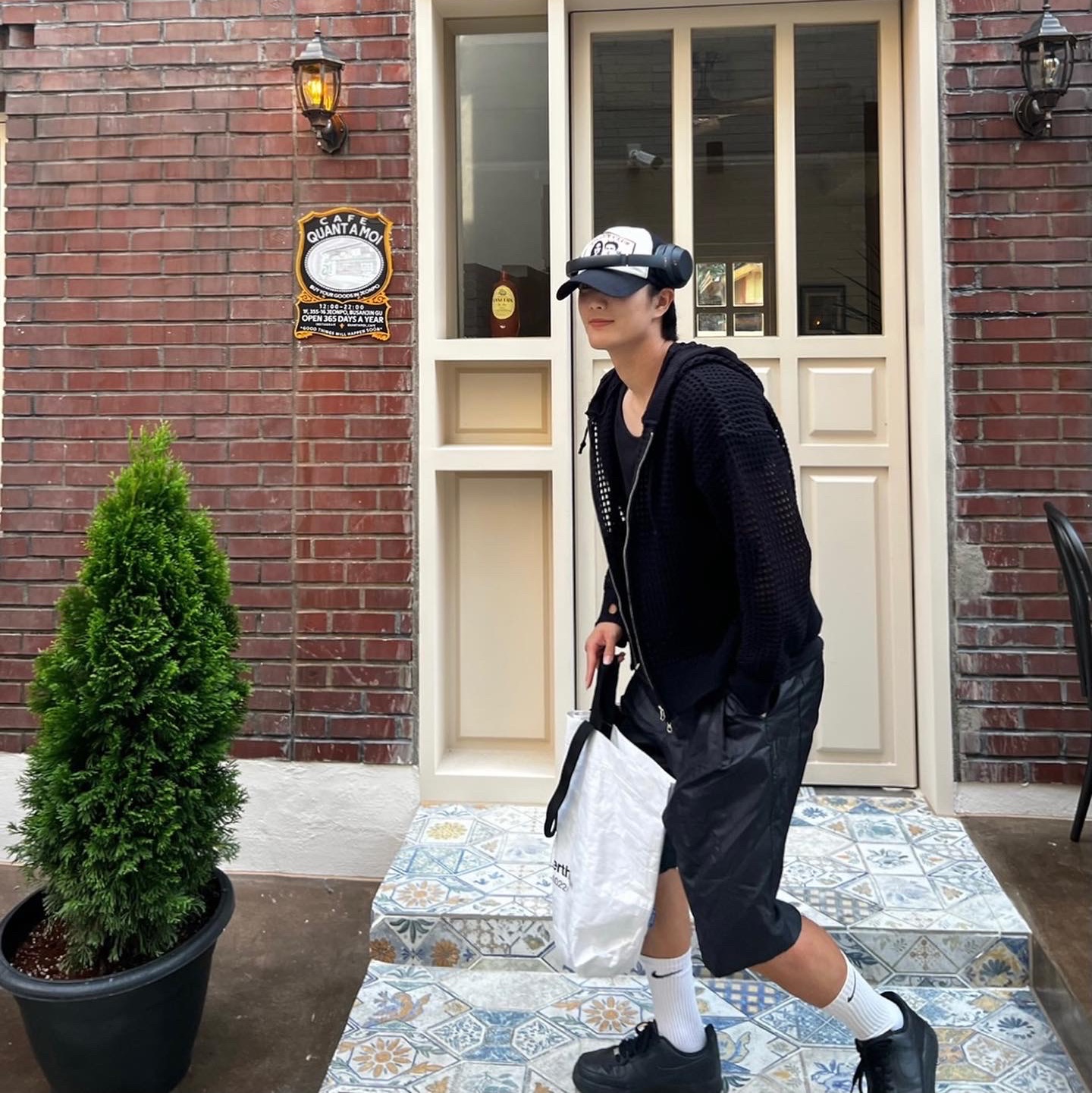 아성 (@ahseong_._) 님의 게시물 | KREAM