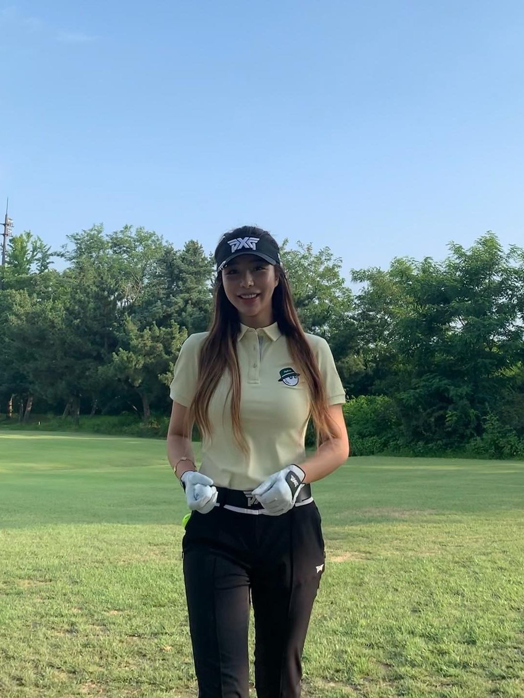 만족할때까지 : ) (@iam_hee) 님의 게시물 | KREAM