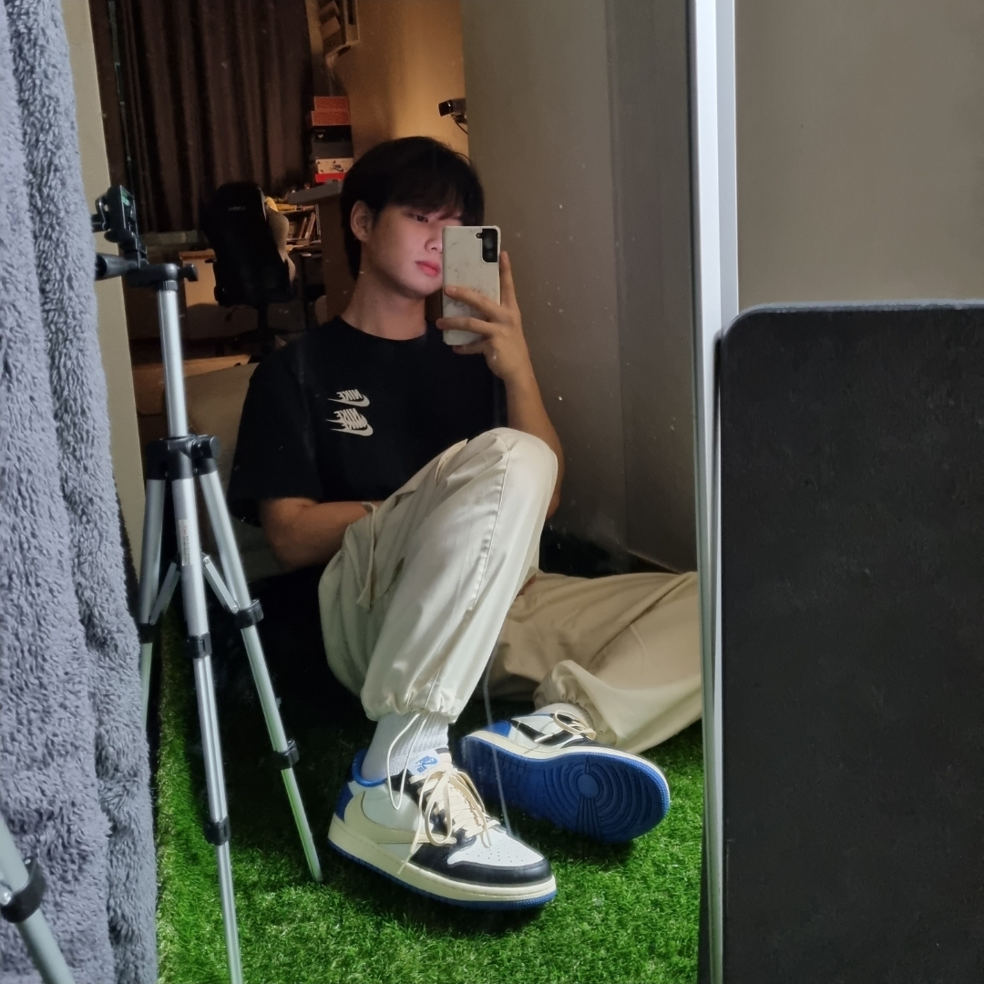 J_ (@kpro001) 님의 게시물 | KREAM