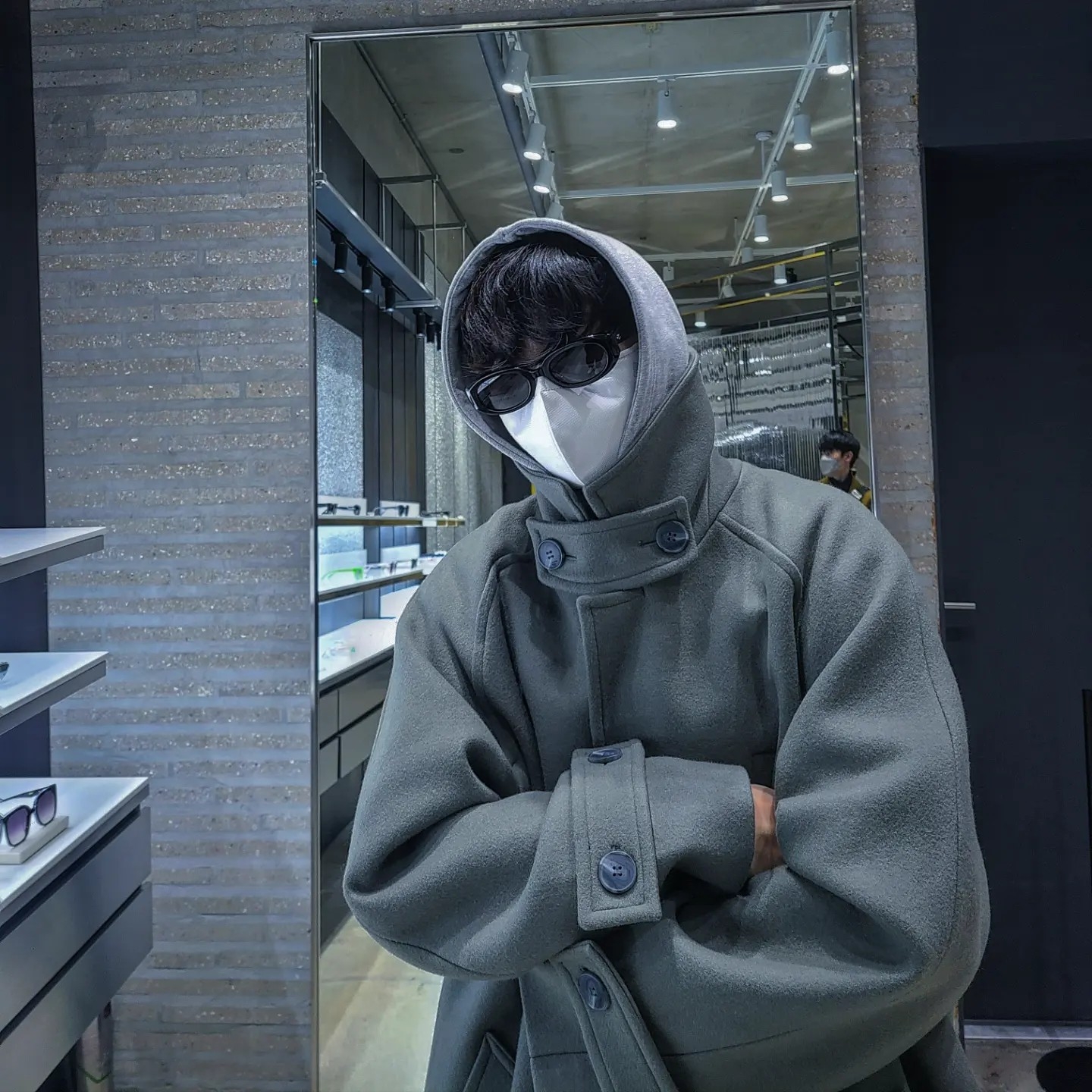 이정엽 (@vlackelmo) 님의 게시물 | KREAM