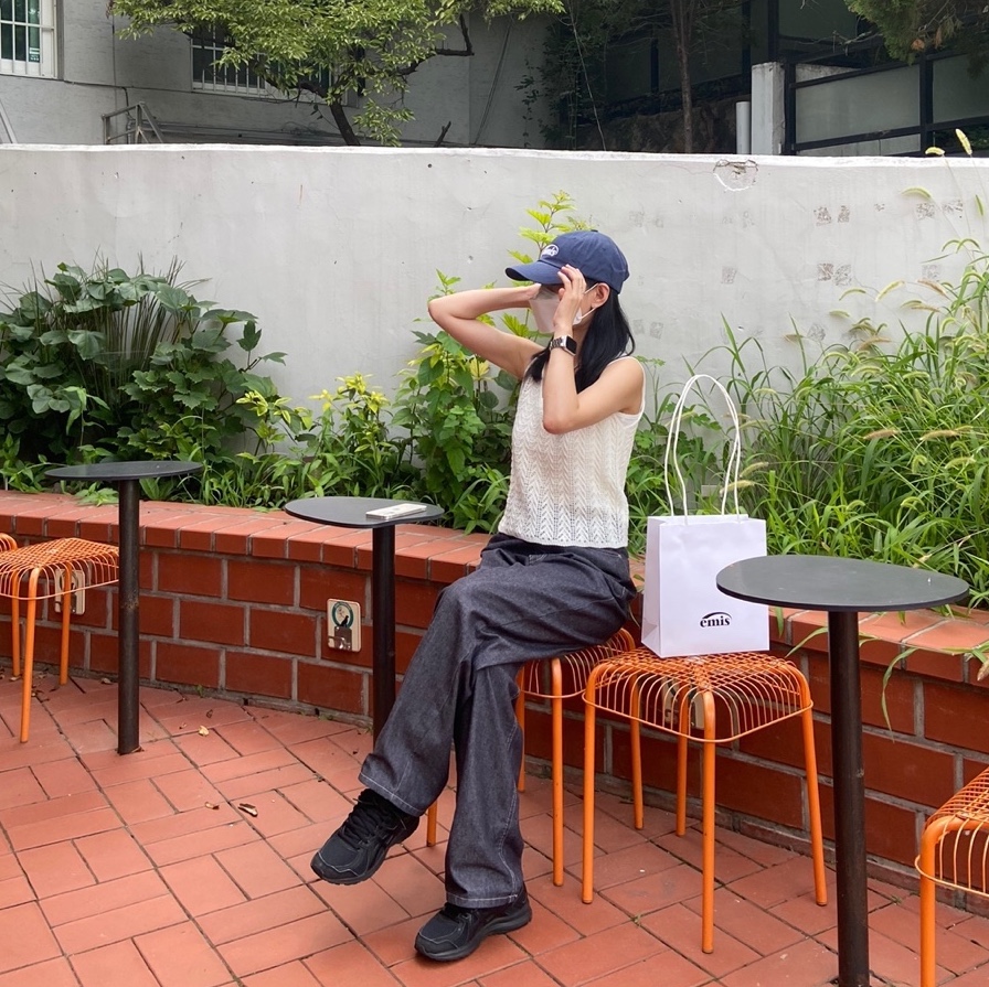 유담 (@udam_) 님의 게시물 | KREAM