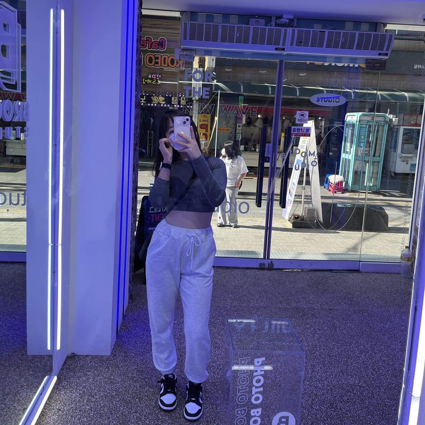 ari (@aeiseio) 님의 게시물 | KREAM