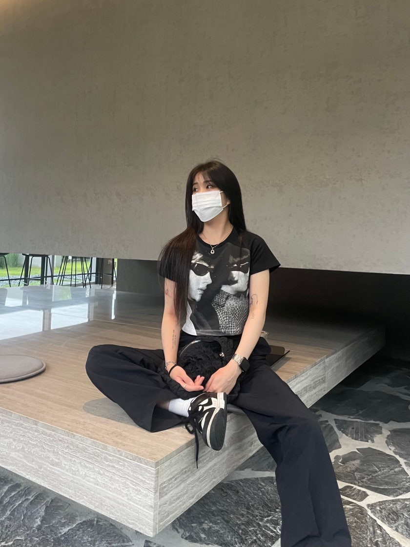 insta @i_vel... (@i_vely___) 님의 게시물 | KREAM