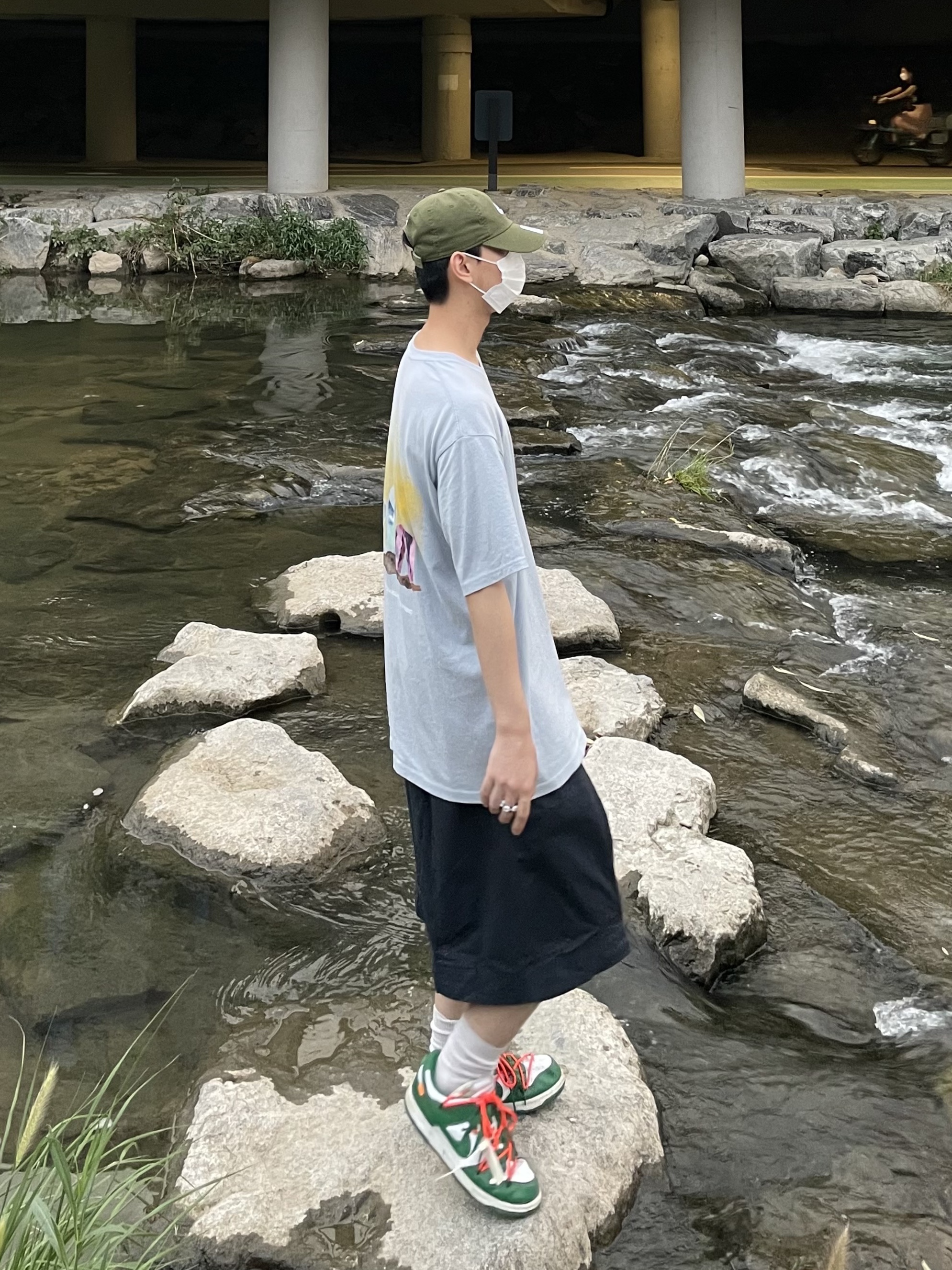 소코년 (@sonyunko) 님의 게시물 | KREAM