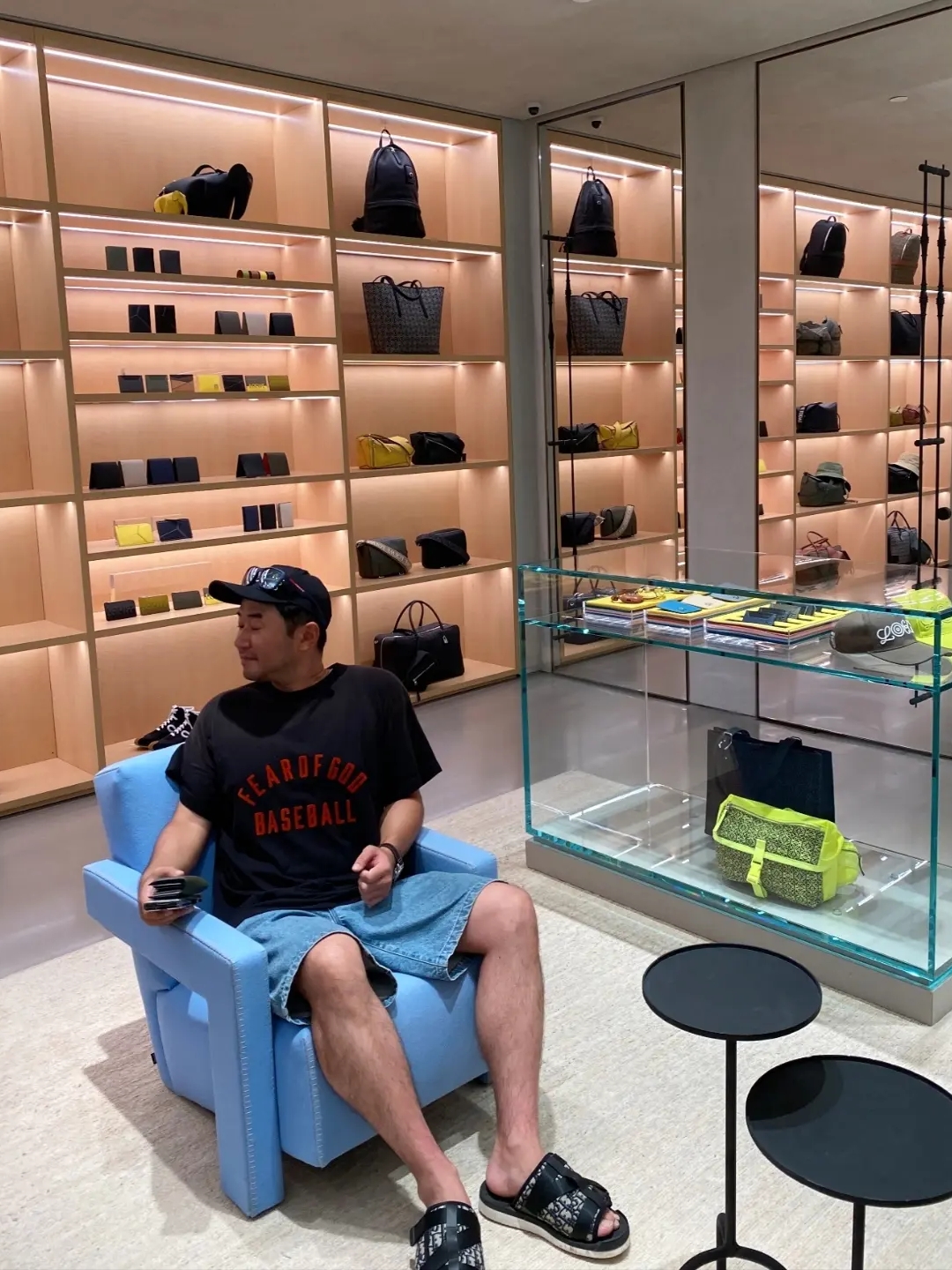 swhufs83 (@feliz_sw) 님의 게시물 | KREAM