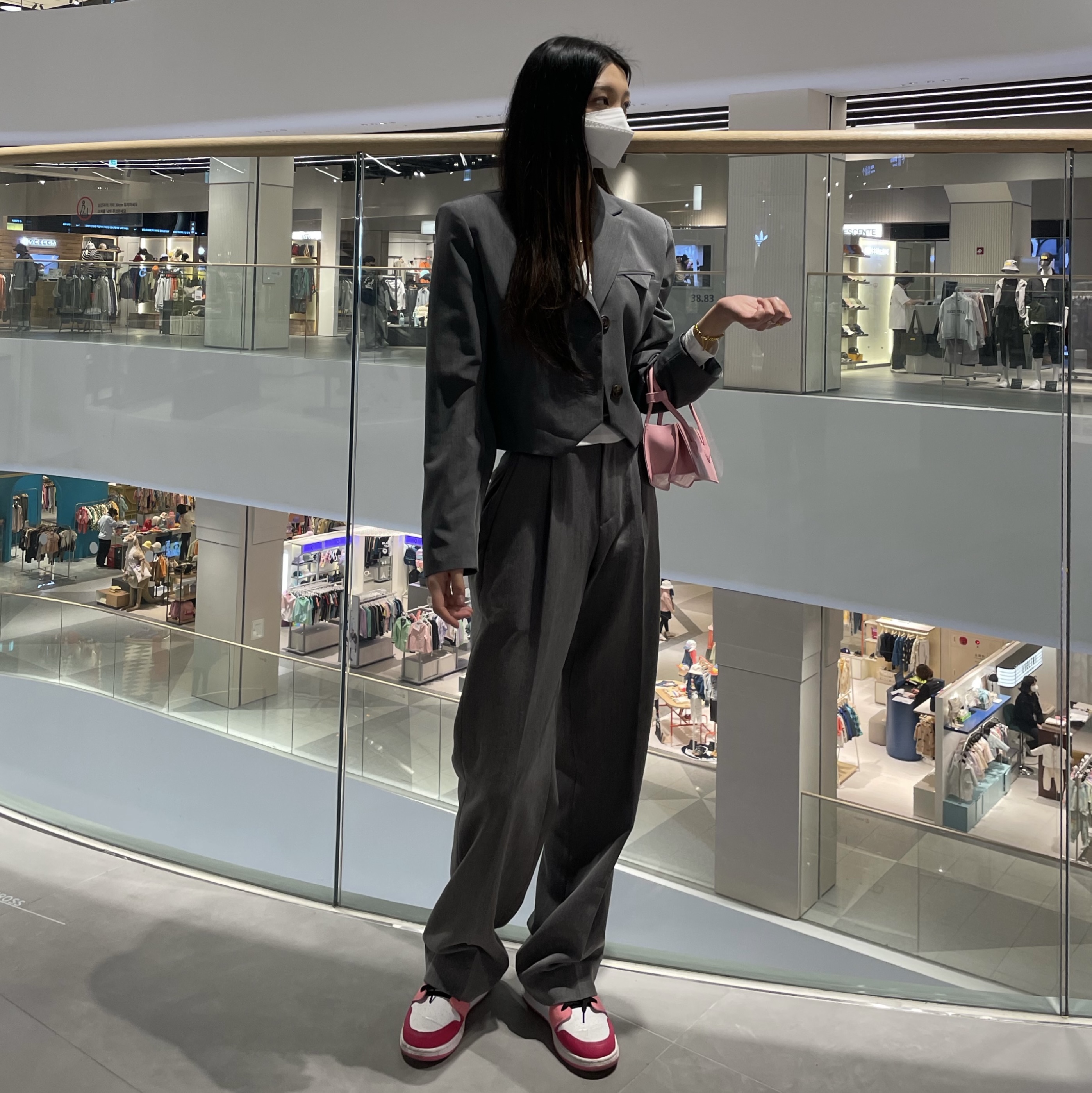 징힝 (@j.hingg) 님의 게시물 | KREAM