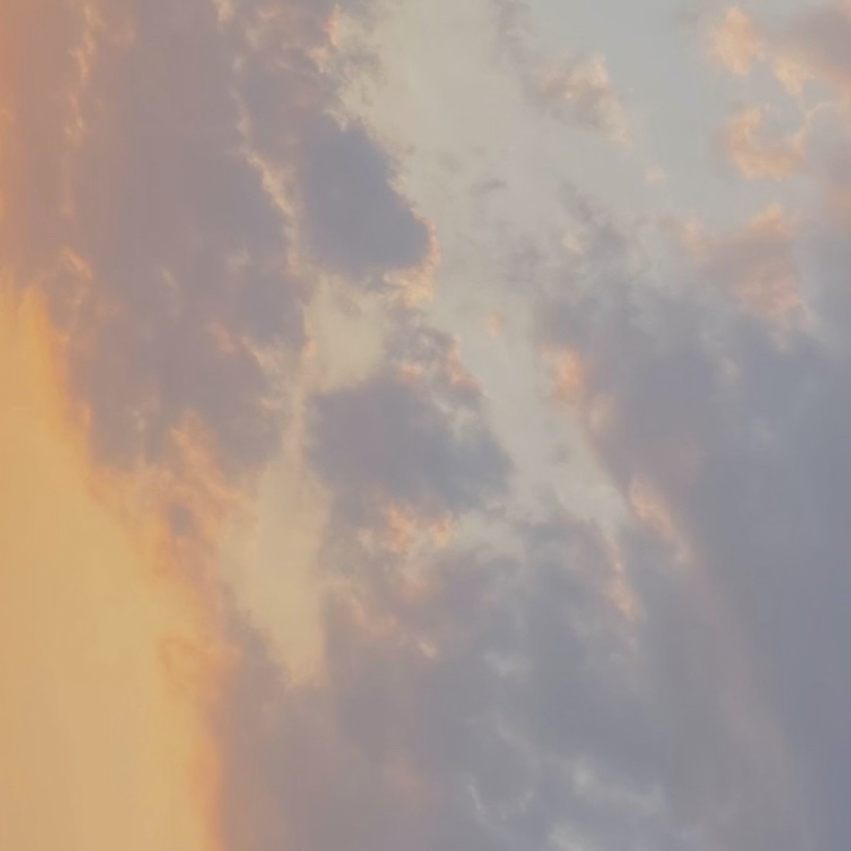 (@_min__e_) 님의 게시물 | KREAM