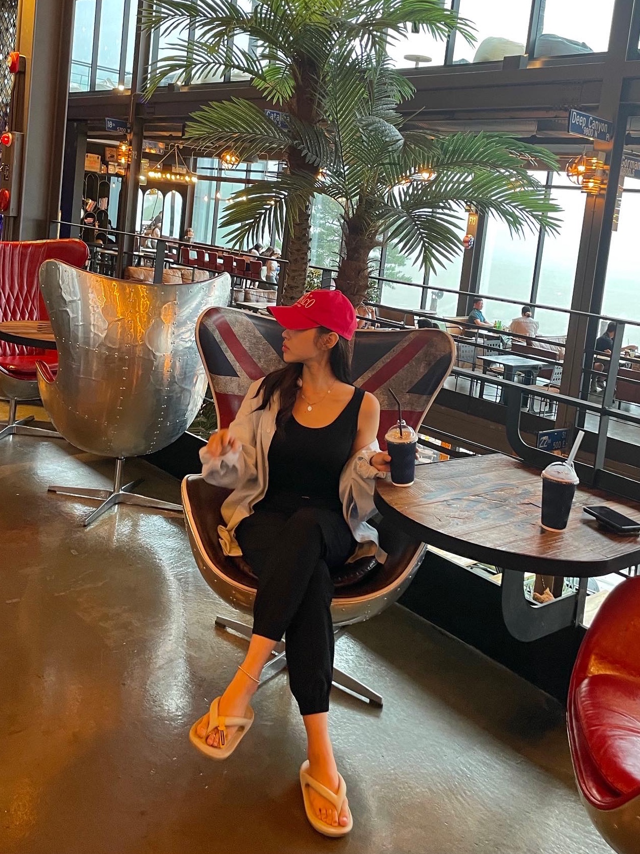 MIN JEONG (@ee.eoe) 님의 게시물 | KREAM