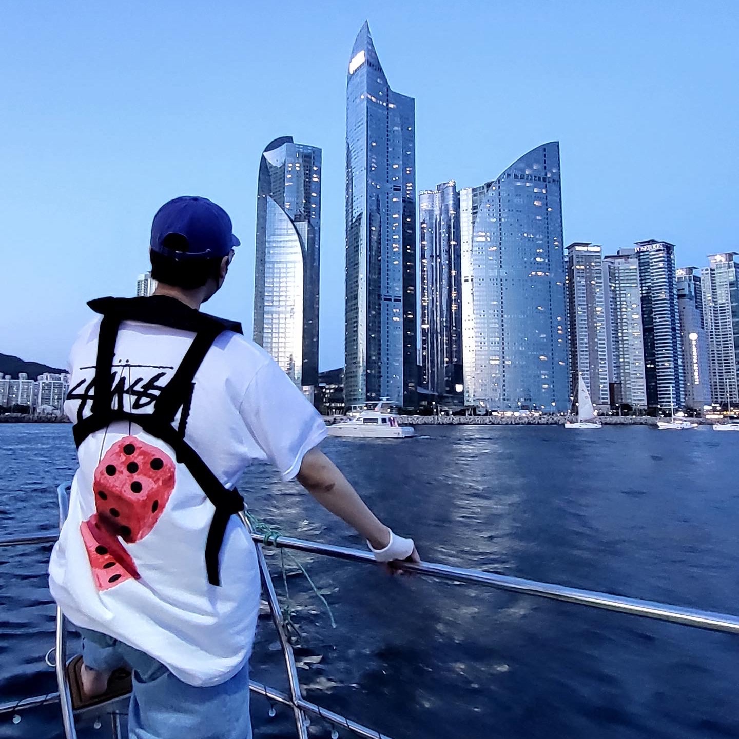 yh0444 (@lee_h.bin) 님의 게시물 | KREAM