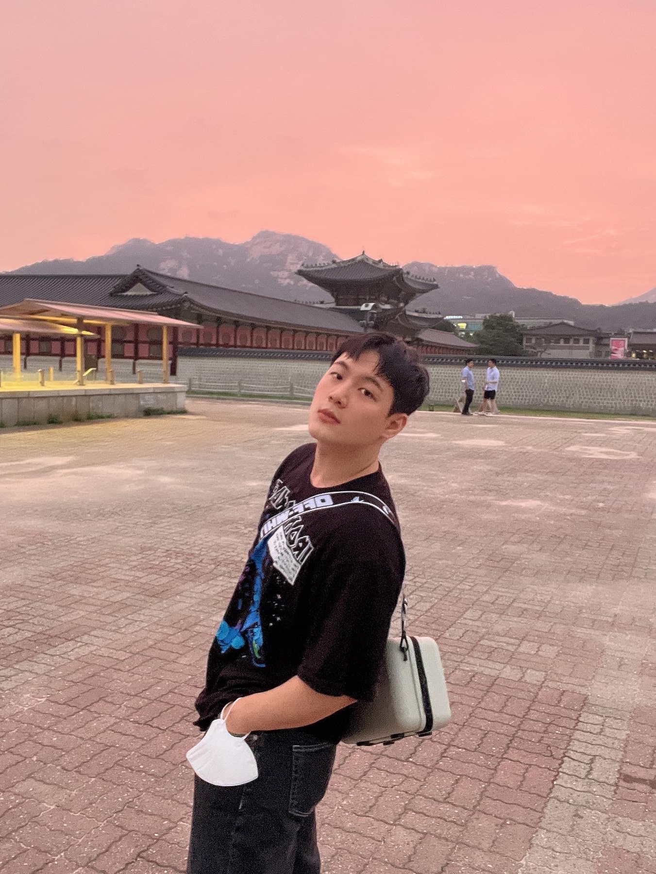 보드카마신불곰 (@sasha_96) 님의 게시물 | KREAM