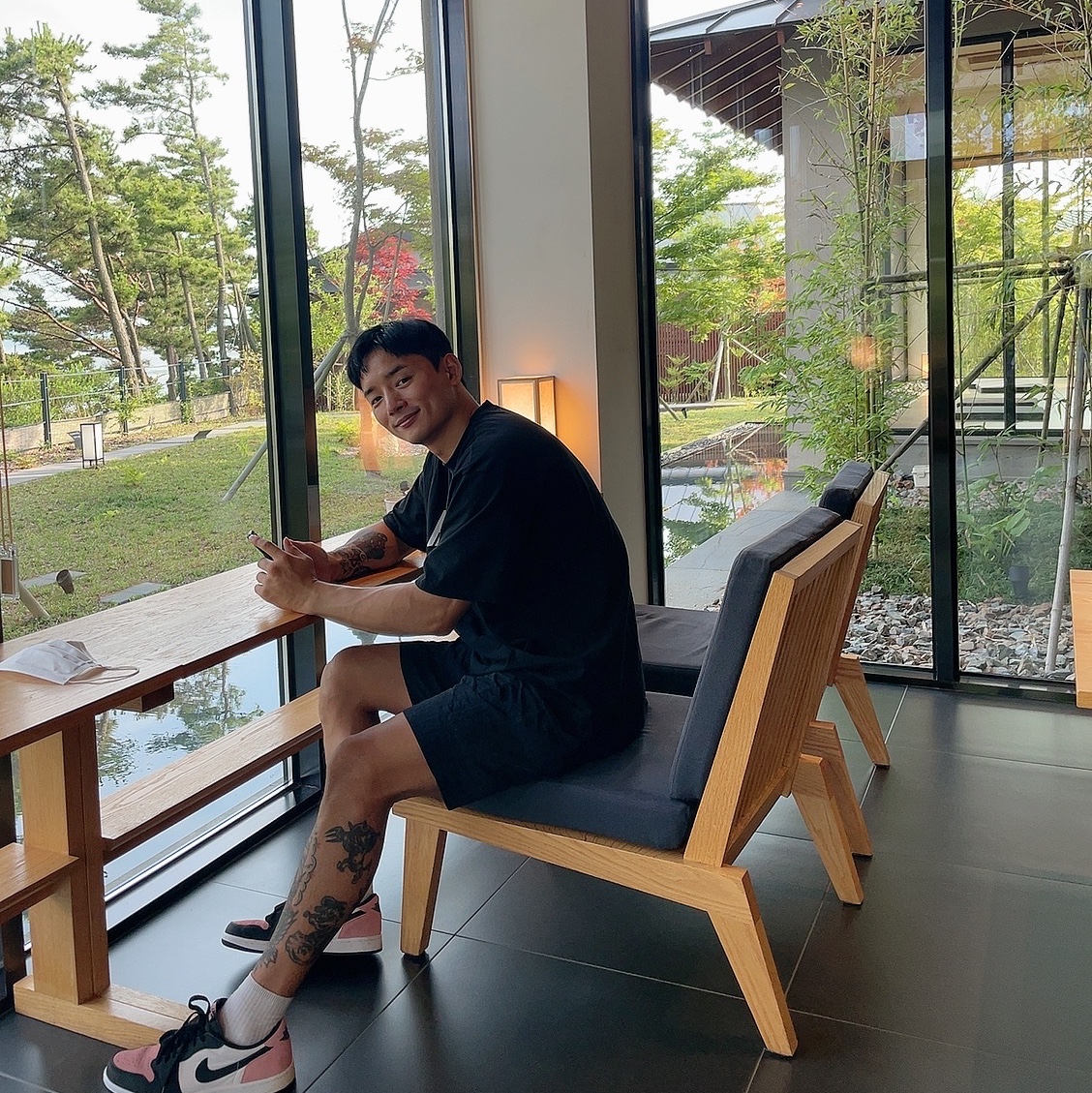 인스타 in__out__ (@jiujittero) 님의 게시물 | KREAM