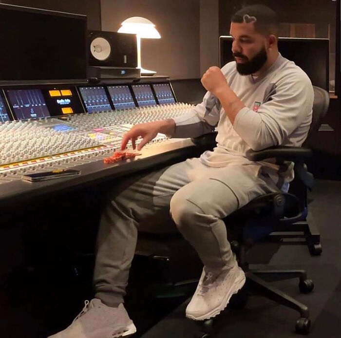 (@griff) 님의 게시물 | KREAM