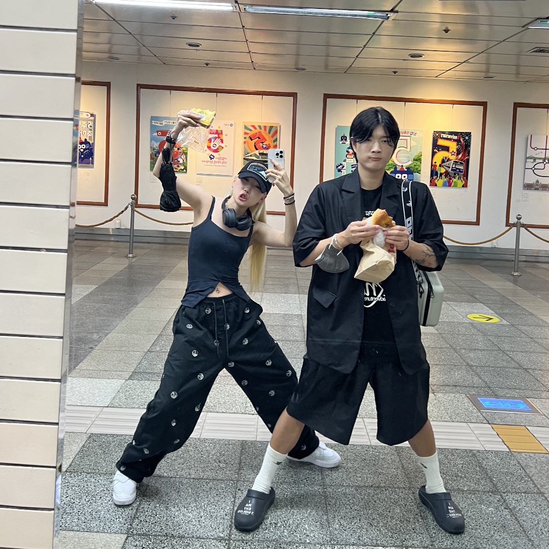 아성 (@ahseong_._) 님의 게시물 | KREAM