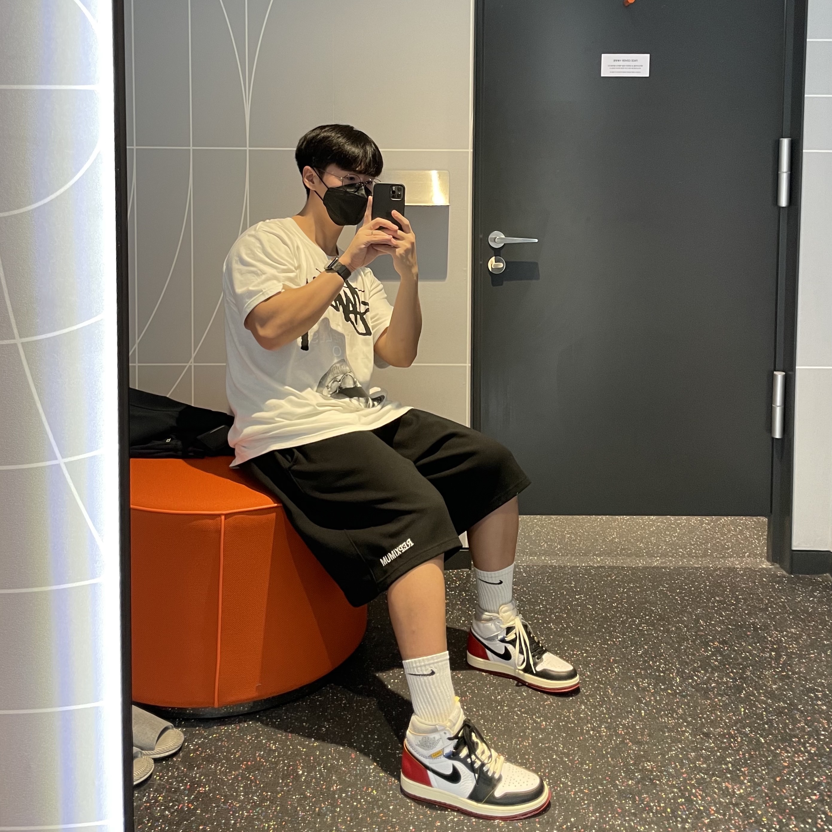 ? (@jhkk__) 님의 게시물 | KREAM