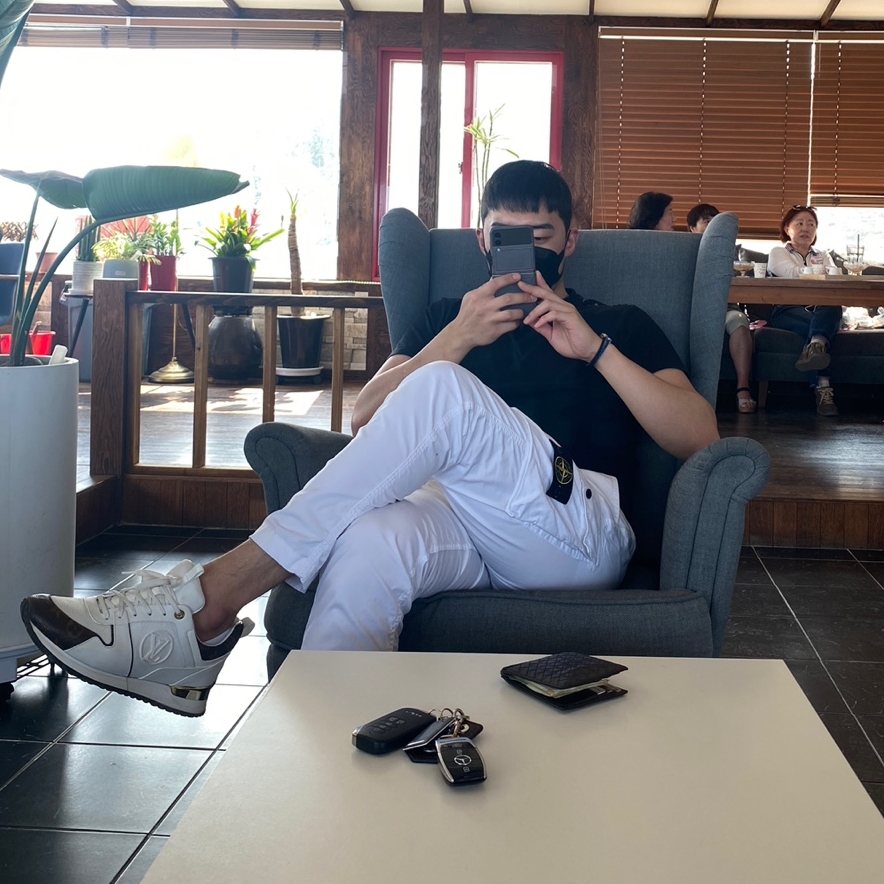 권 (@swiftg) 님의 게시물 | KREAM