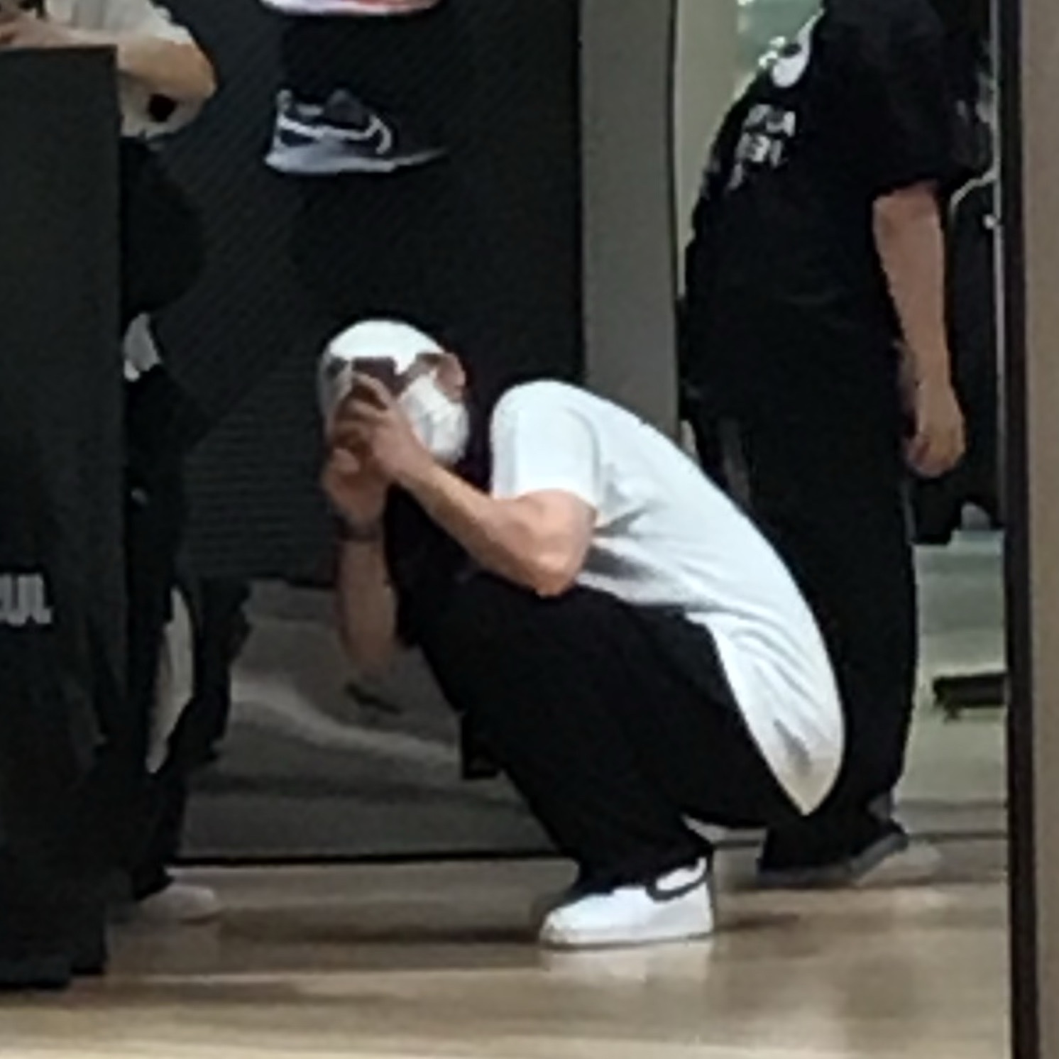 (@jj._.y) 님의 게시물 | KREAM