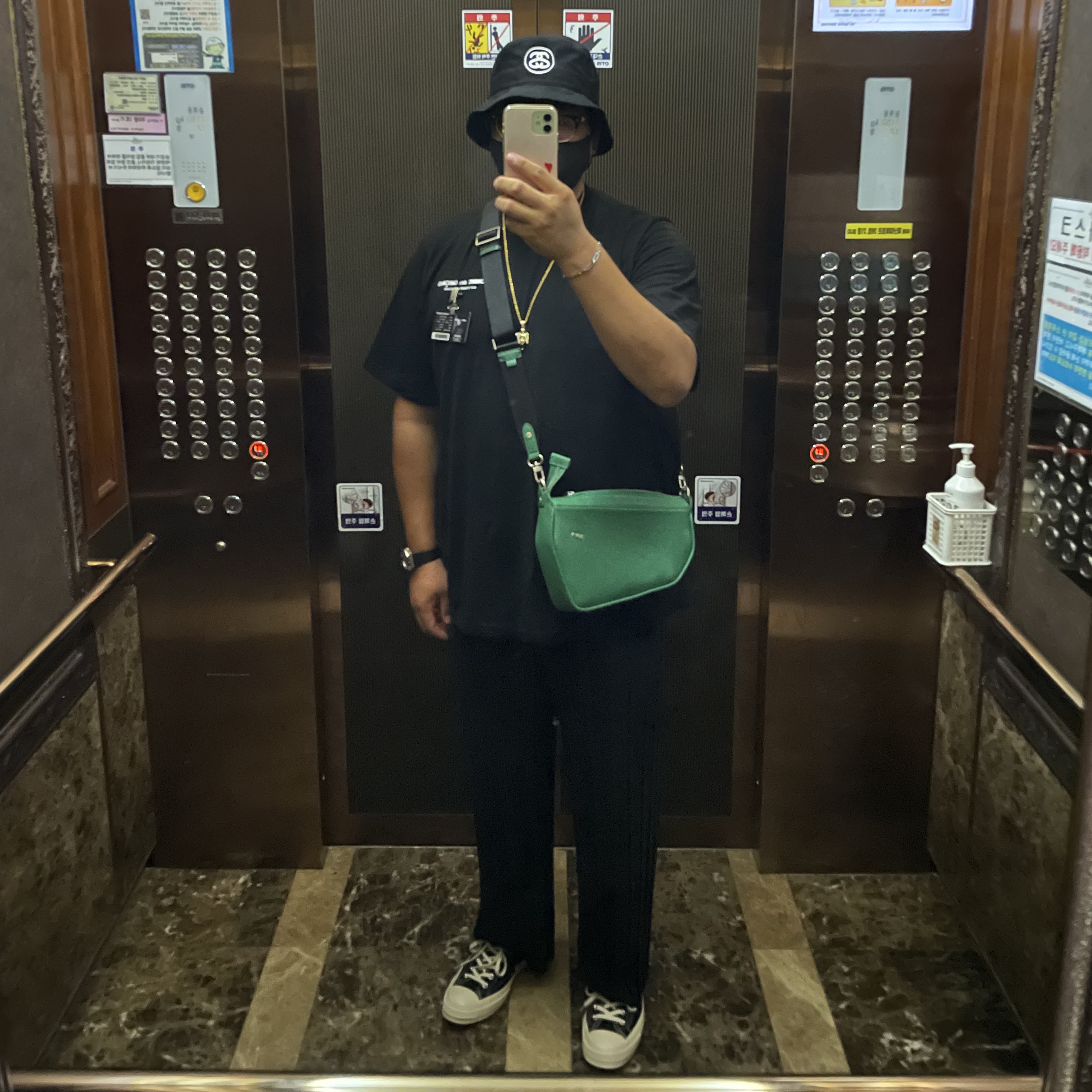 전대우 (@tigerdw) 님의 게시물 | KREAM