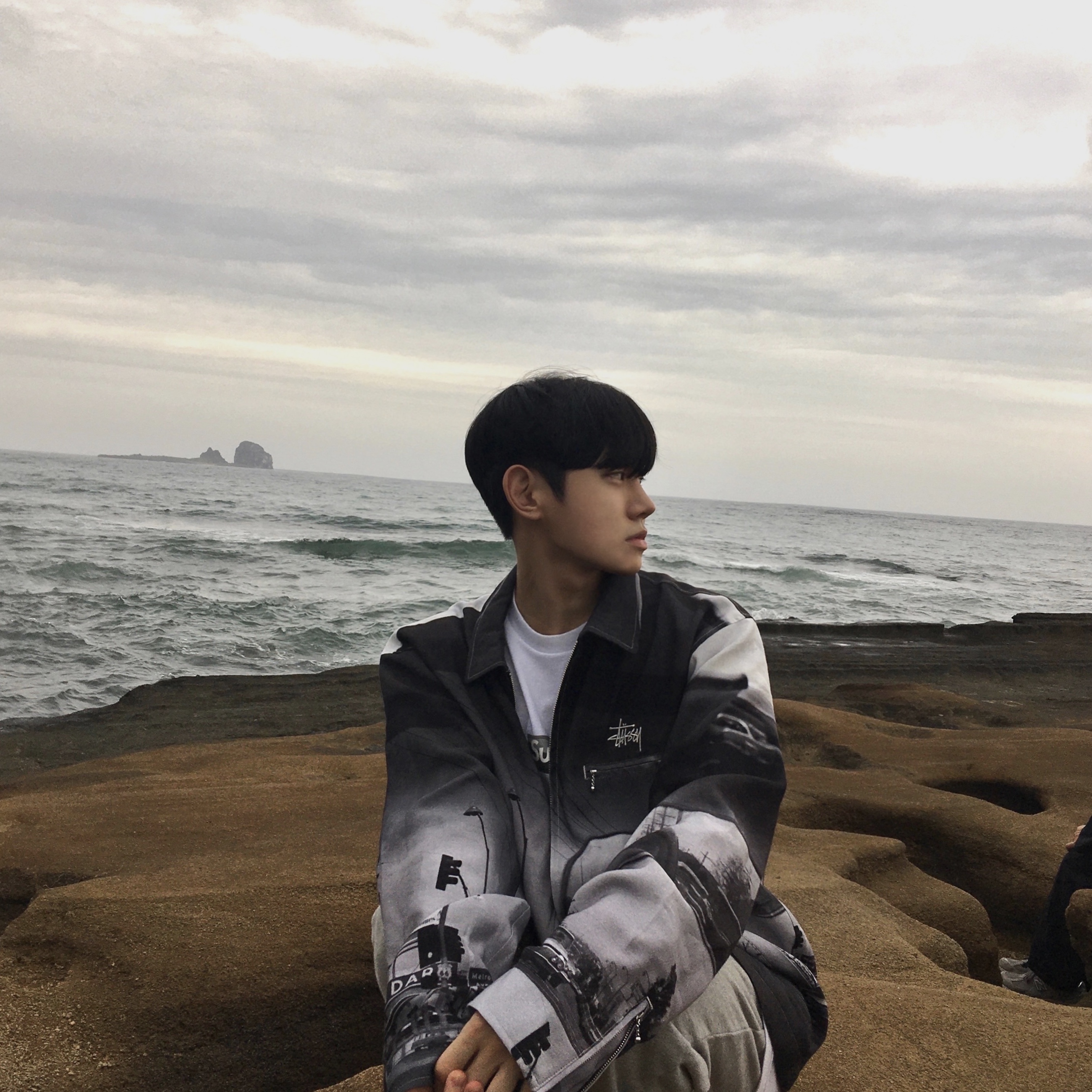 윤 (@_tyournsy_) 님의 게시물 | KREAM