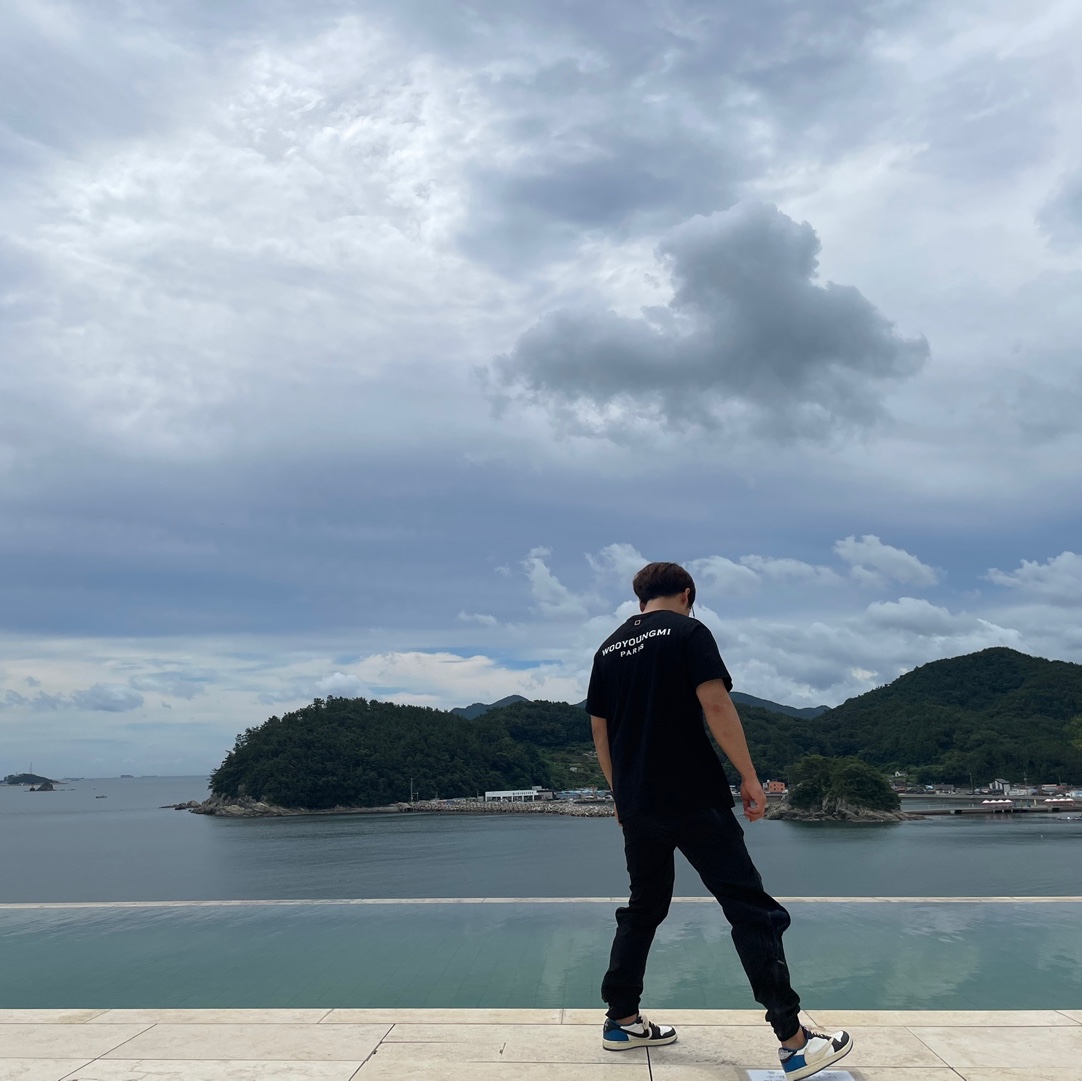 🔜 (@wookkks) 님의 게시물 | KREAM