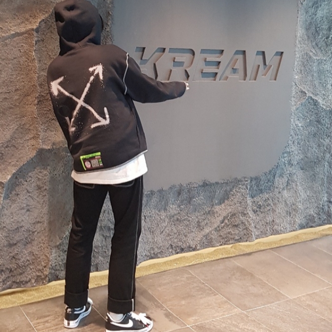 w00 (@w00oc) 님의 게시물 | KREAM